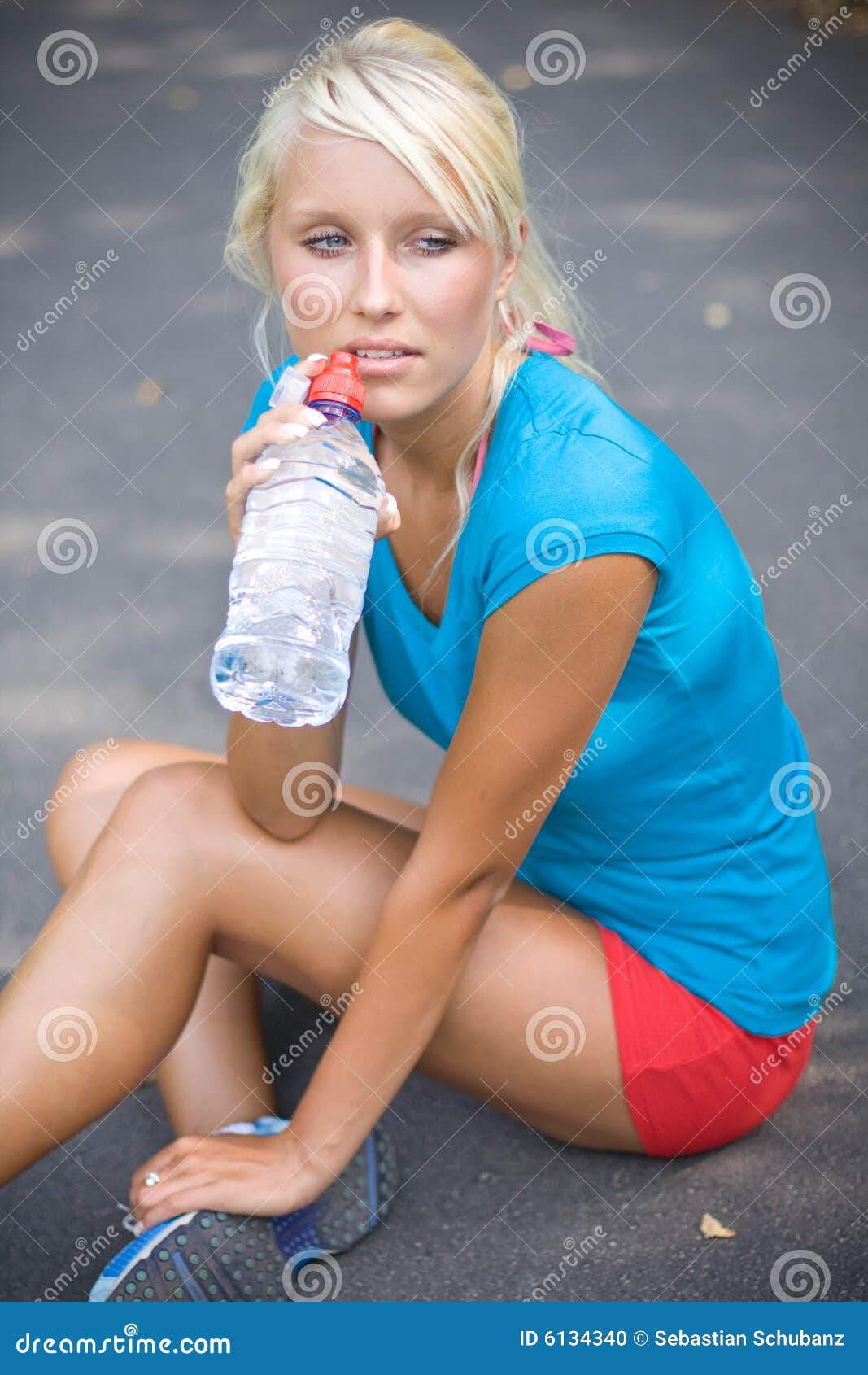 Cool Water after the Long Run Stock Photo - Image of aerobic, athlete ...