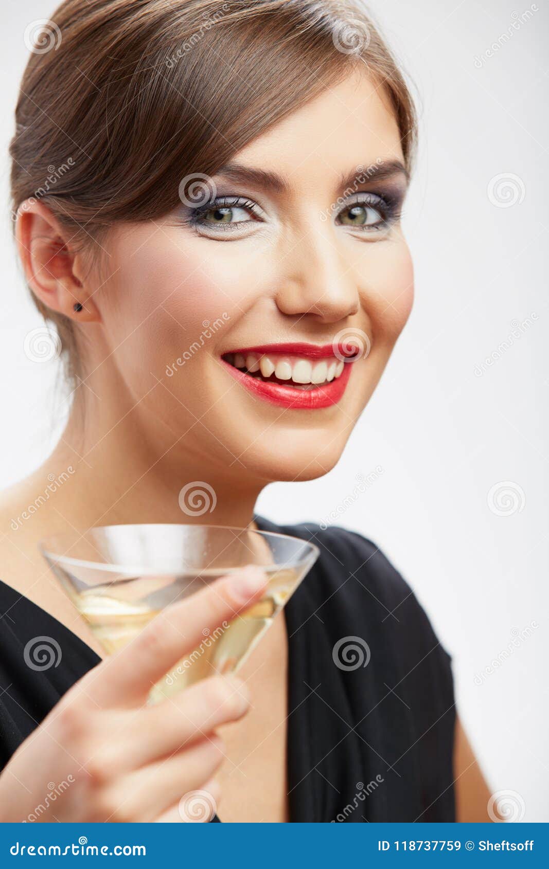 Copa De Vino Sonriente Del Control De La Mujer Imagen de archivo ...