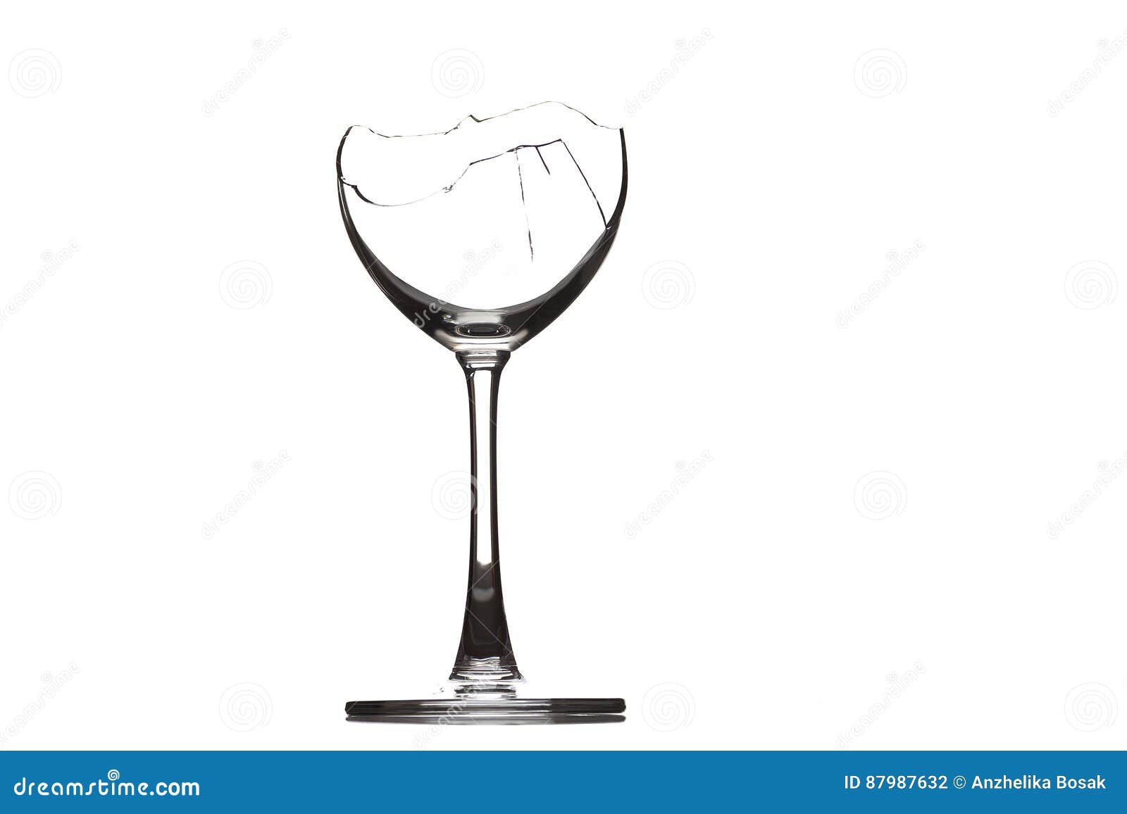 Copa rota transparente foto de archivo. Imagen de figura - 87987632