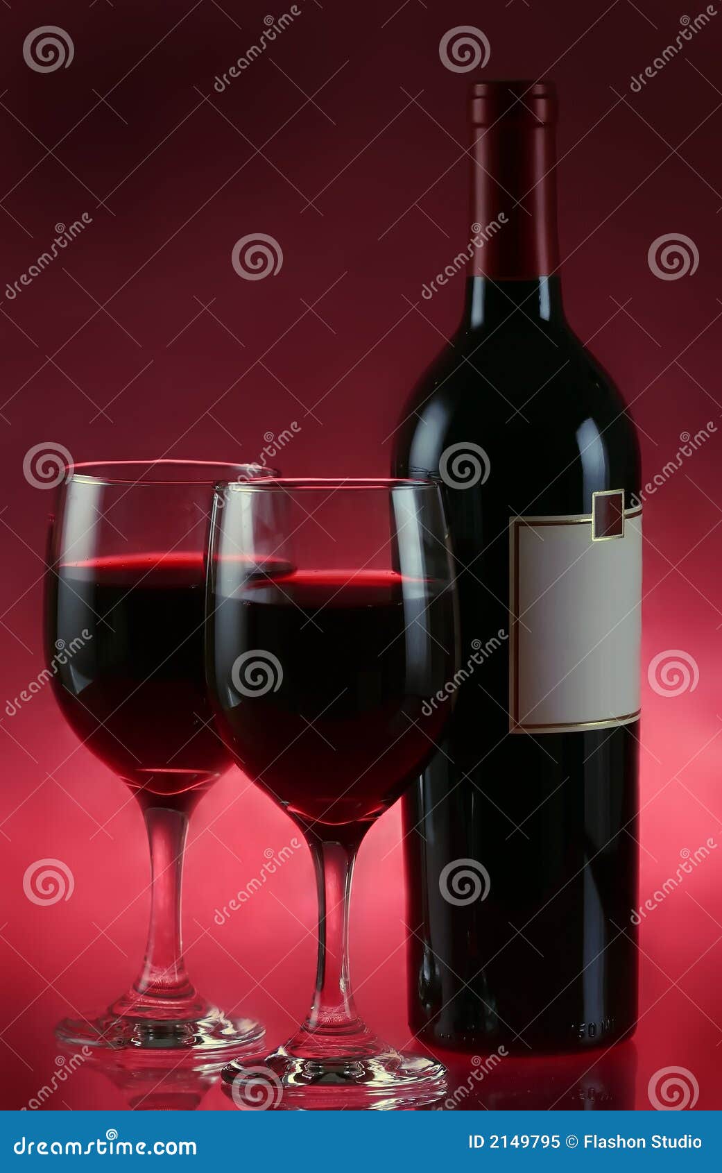 Copa y botella del vino imagen de archivo. Imagen de cena - 2149795