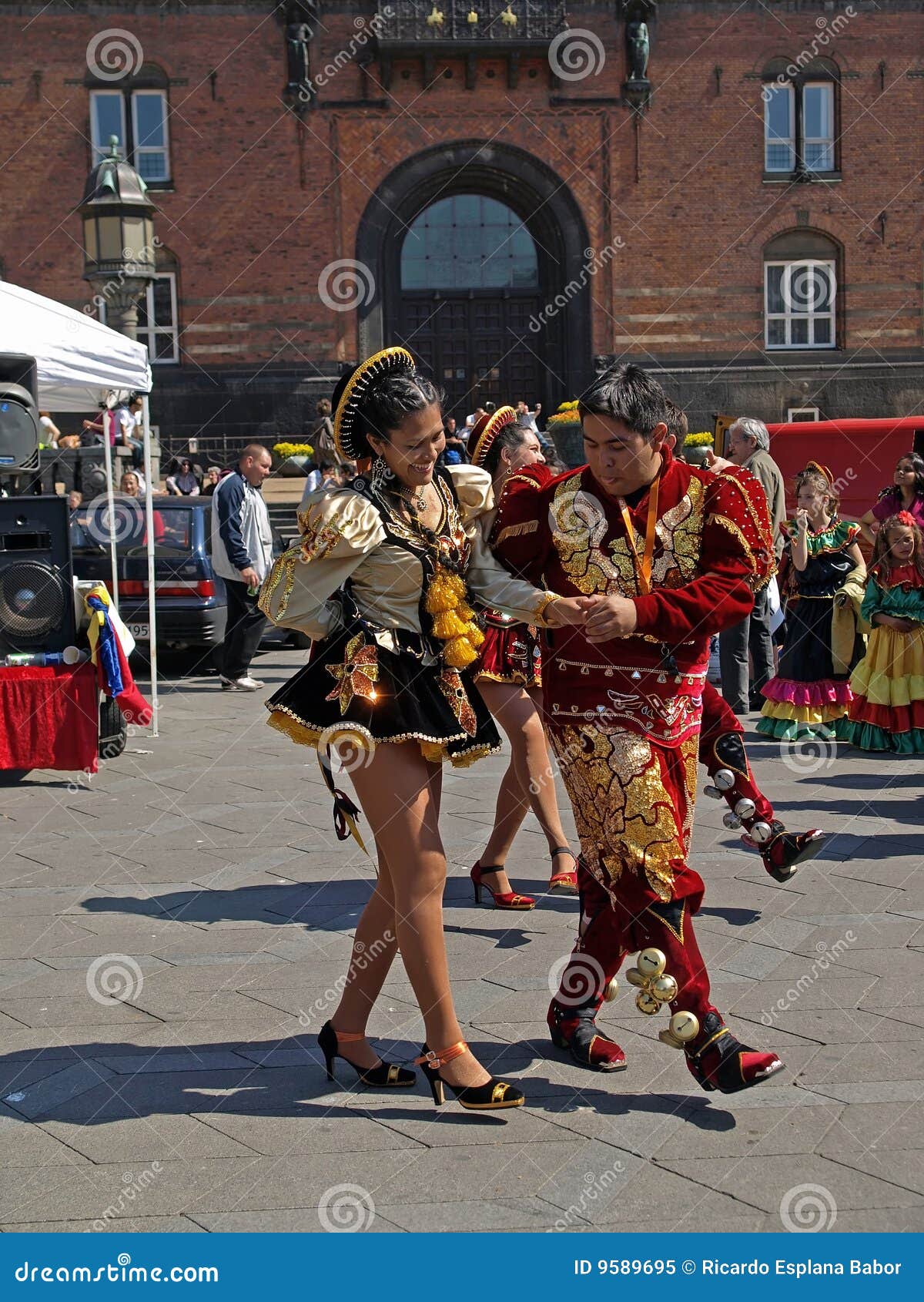 Copenhagen carnival 2009 editorial image. Image of dress - 9589695