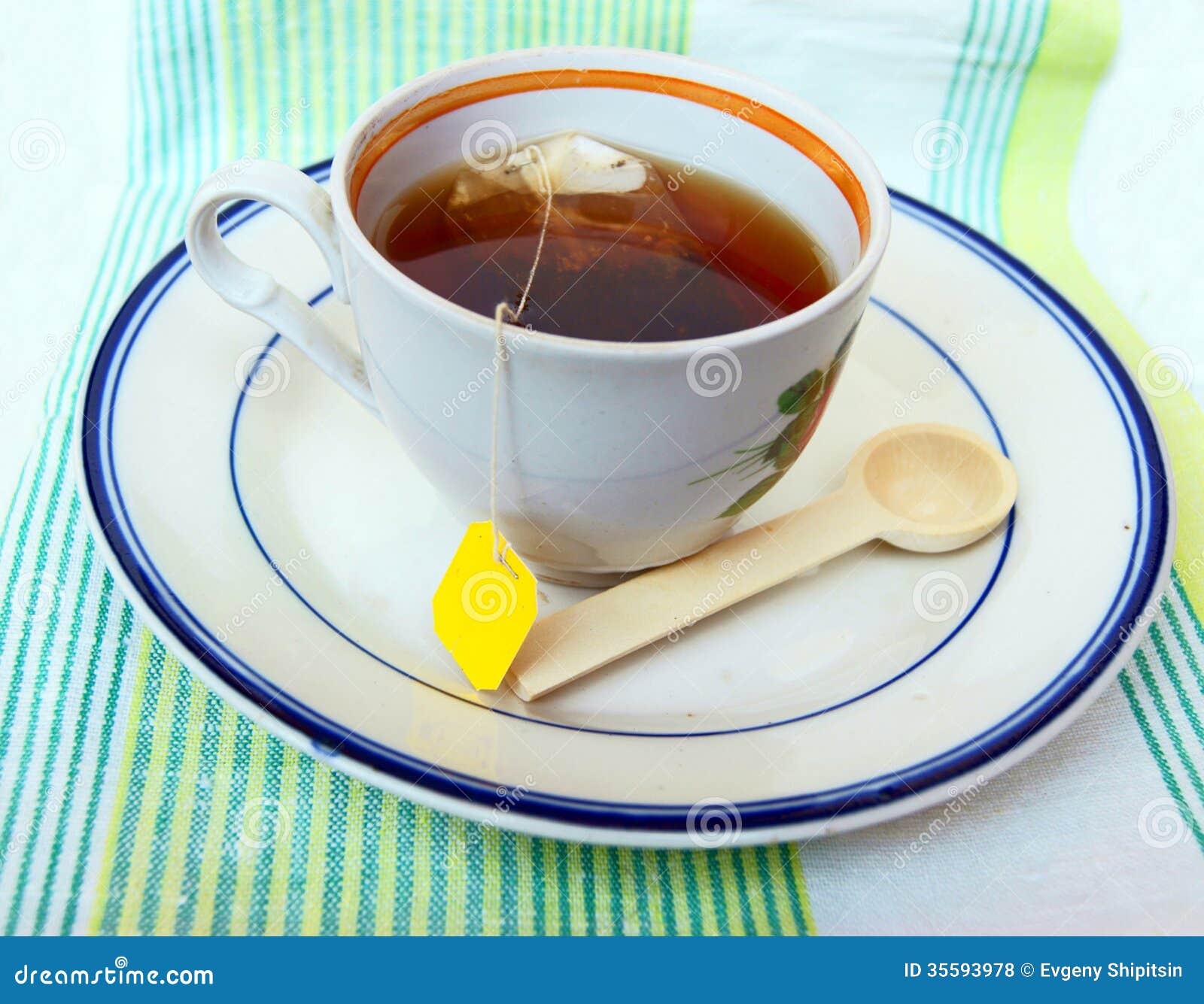 Copo do chá quente foto de stock. Imagem de limpar, barra - 35593978