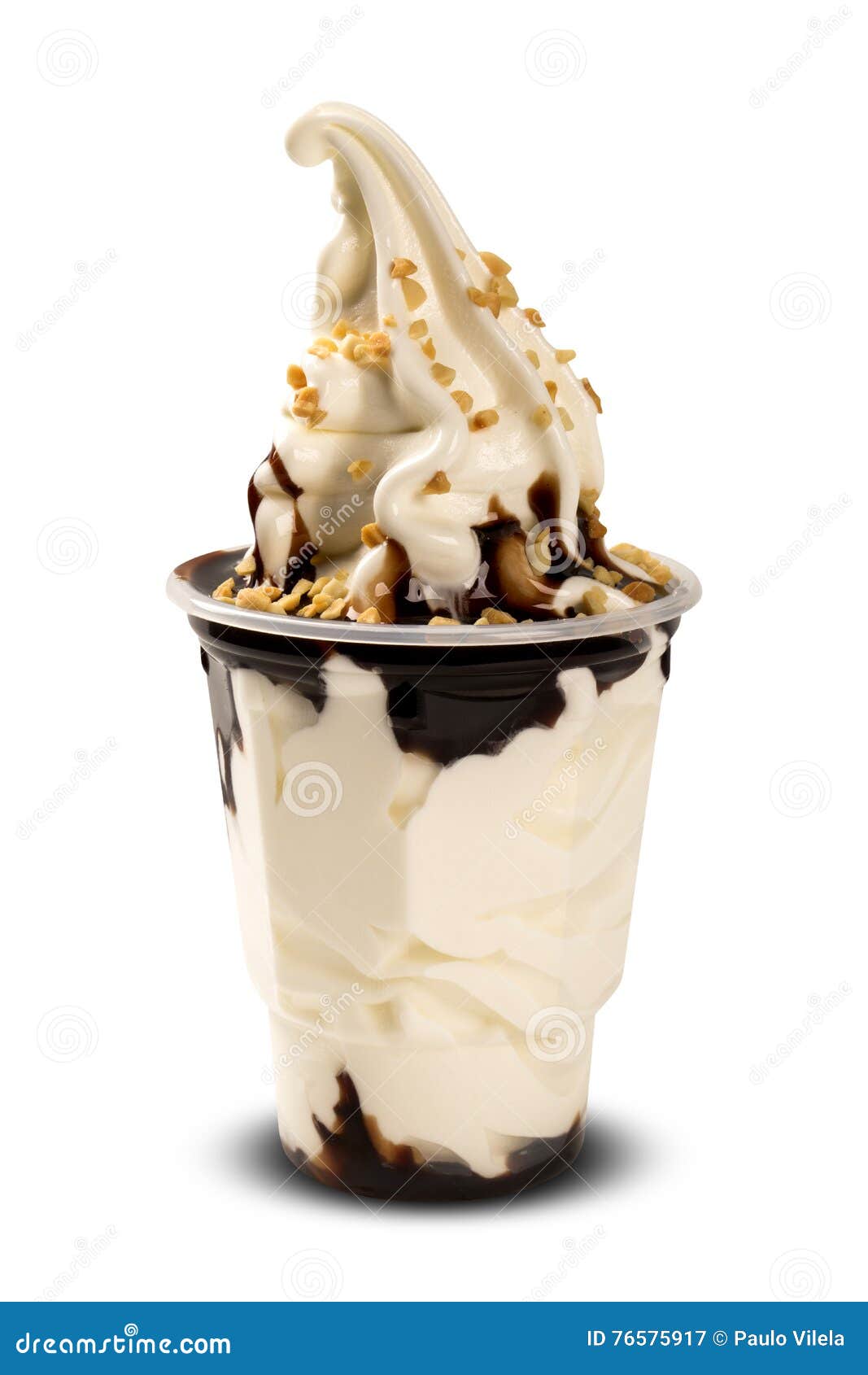 Coppa Gelato Con Lo Sciroppo Di Cioccolato Immagine Stock - Immagine di ...