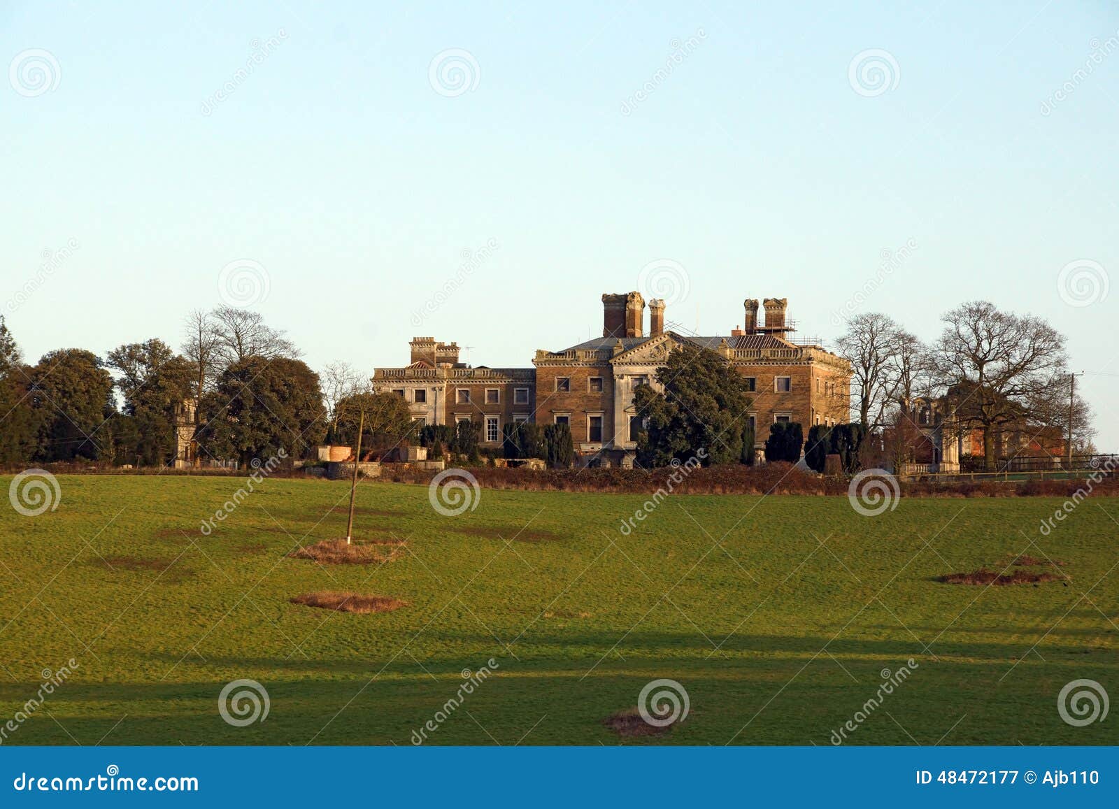 Copped Hall Manor editorial photography. Image of field - 48472177