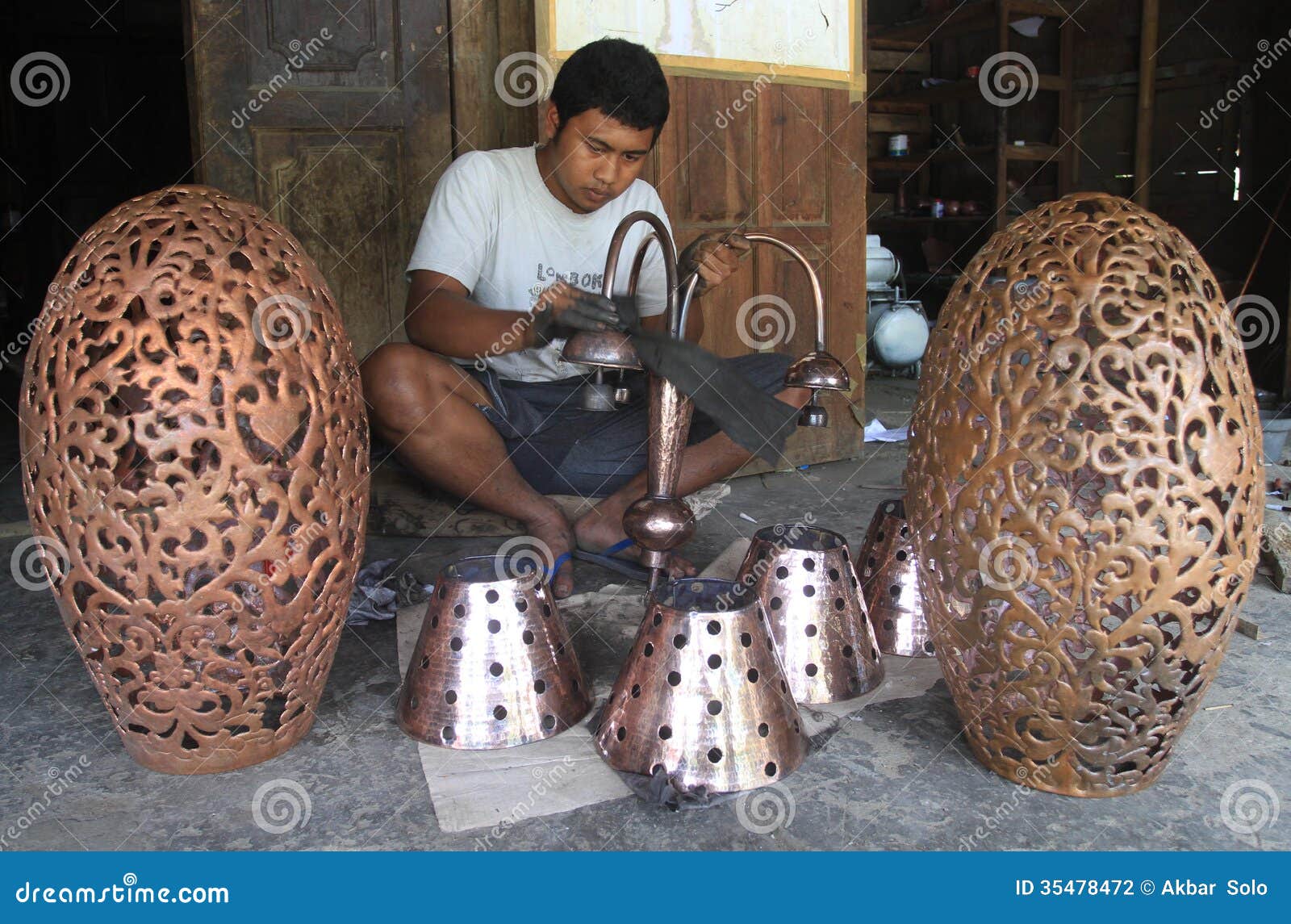 Copper craft editorial photography. Image of craftsmanship - 35478472