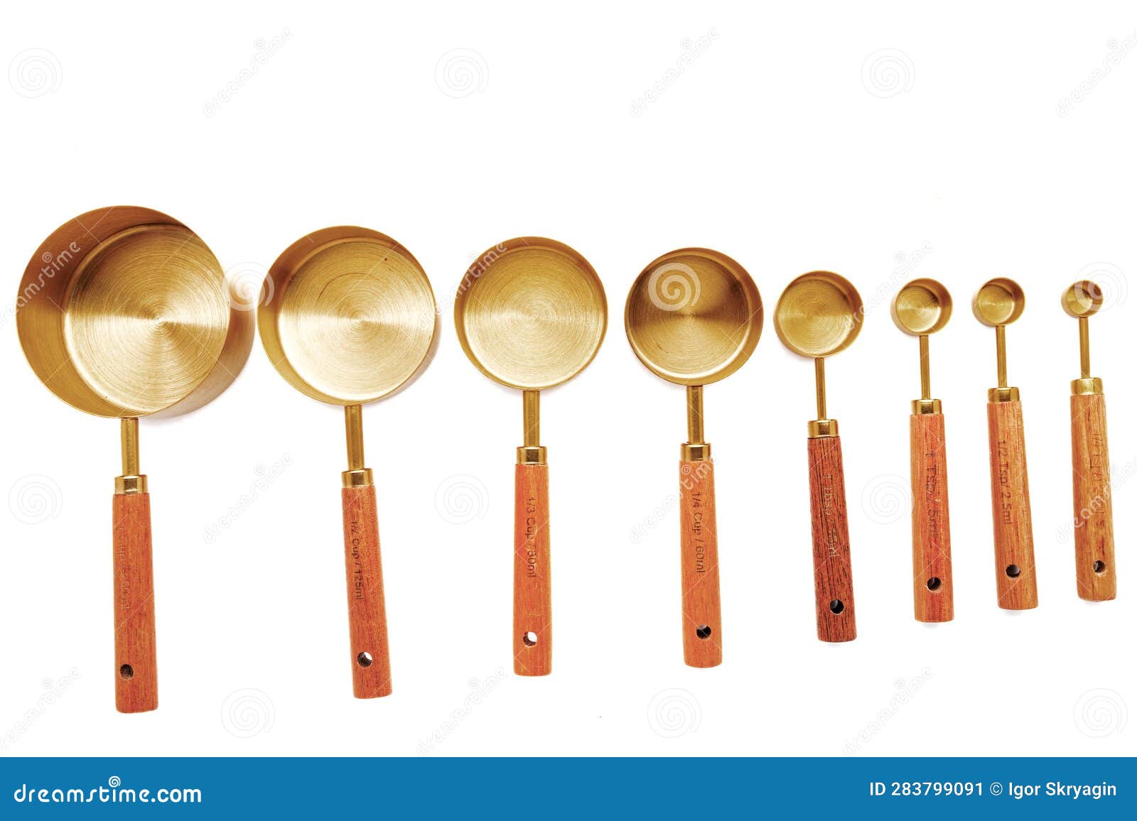 Copper Measuring Cups Spoons with a Wooden Handle in Sets of Different ...