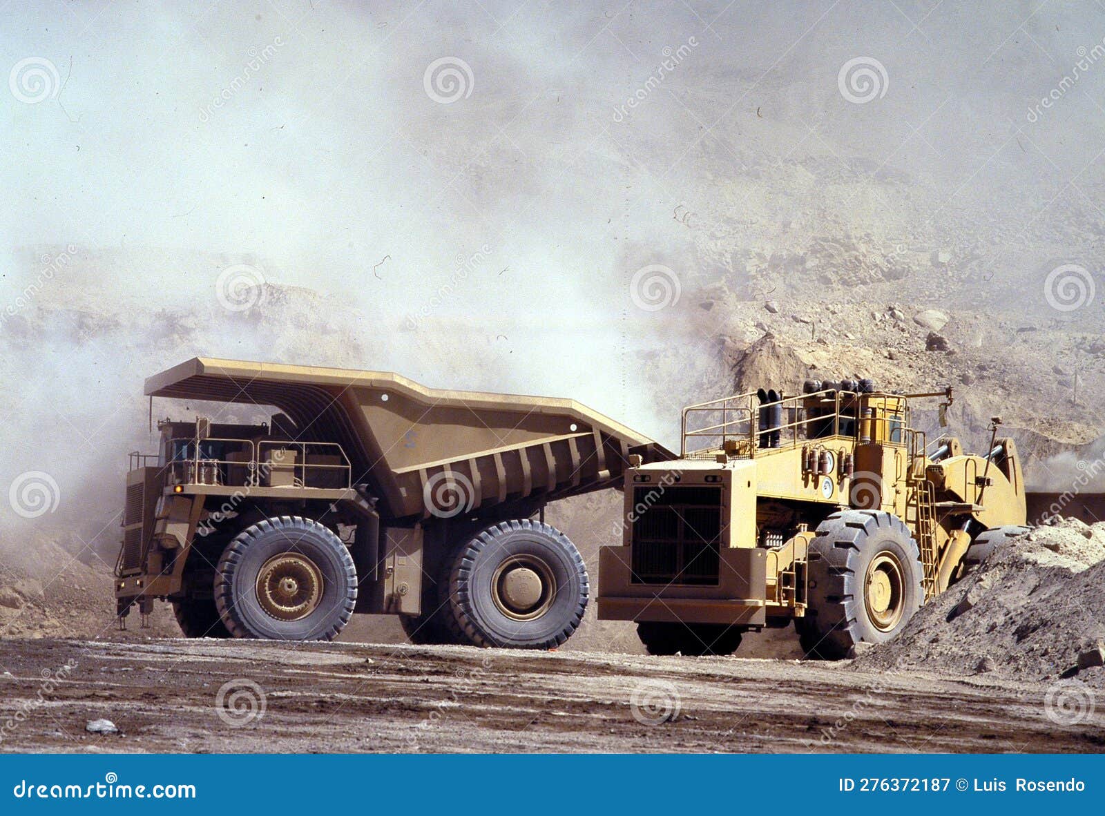 Copper Mine in Chile Mining Machinery for the Extraction of Copper Ore ...