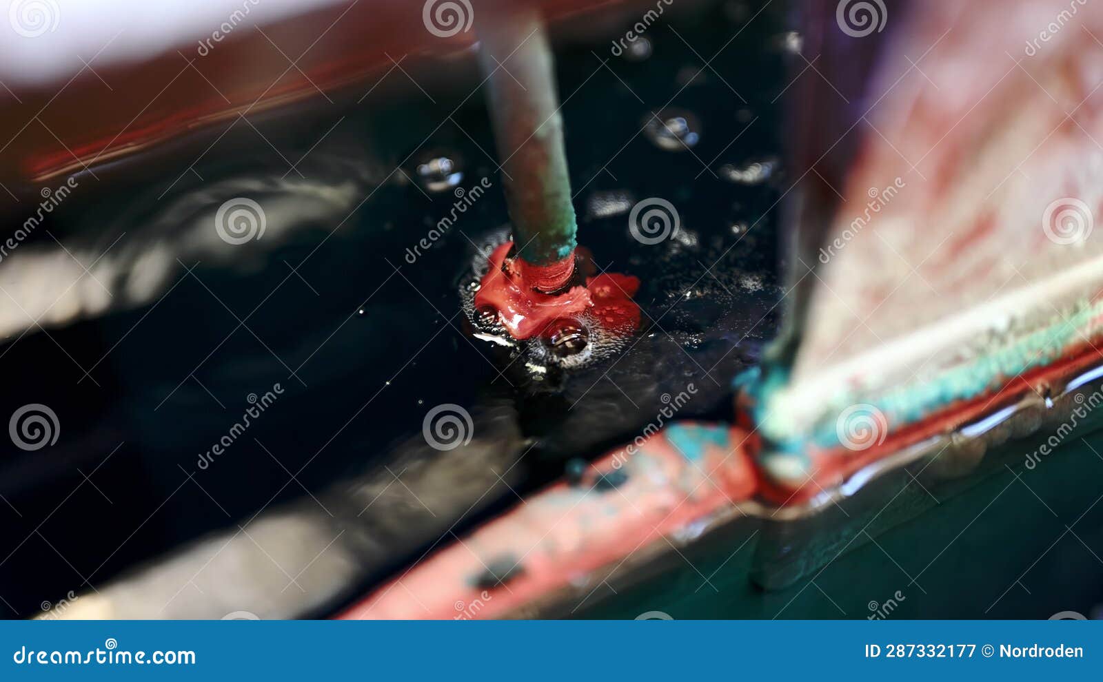 Copper Powder Deposition Process in Cuprum Sulphate Solution Stock ...