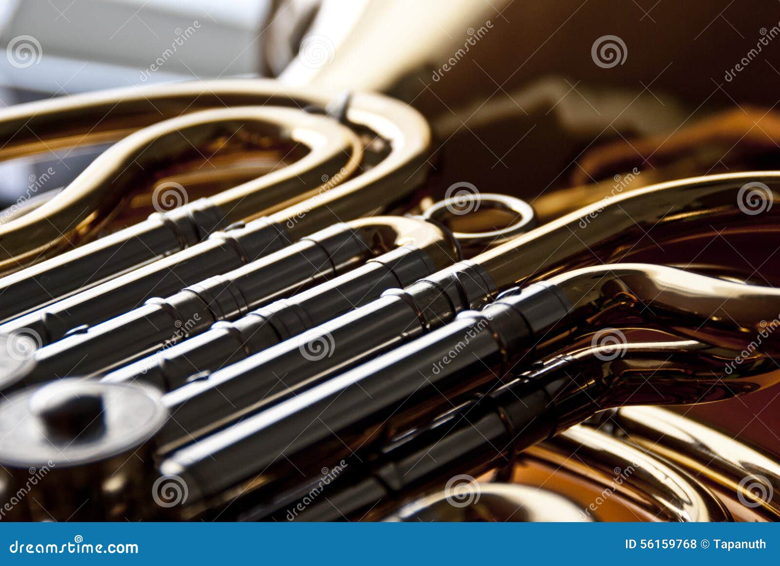 Cor D'harmonie En Plan Rapproché Photo stock - Image du laiton, musical ...