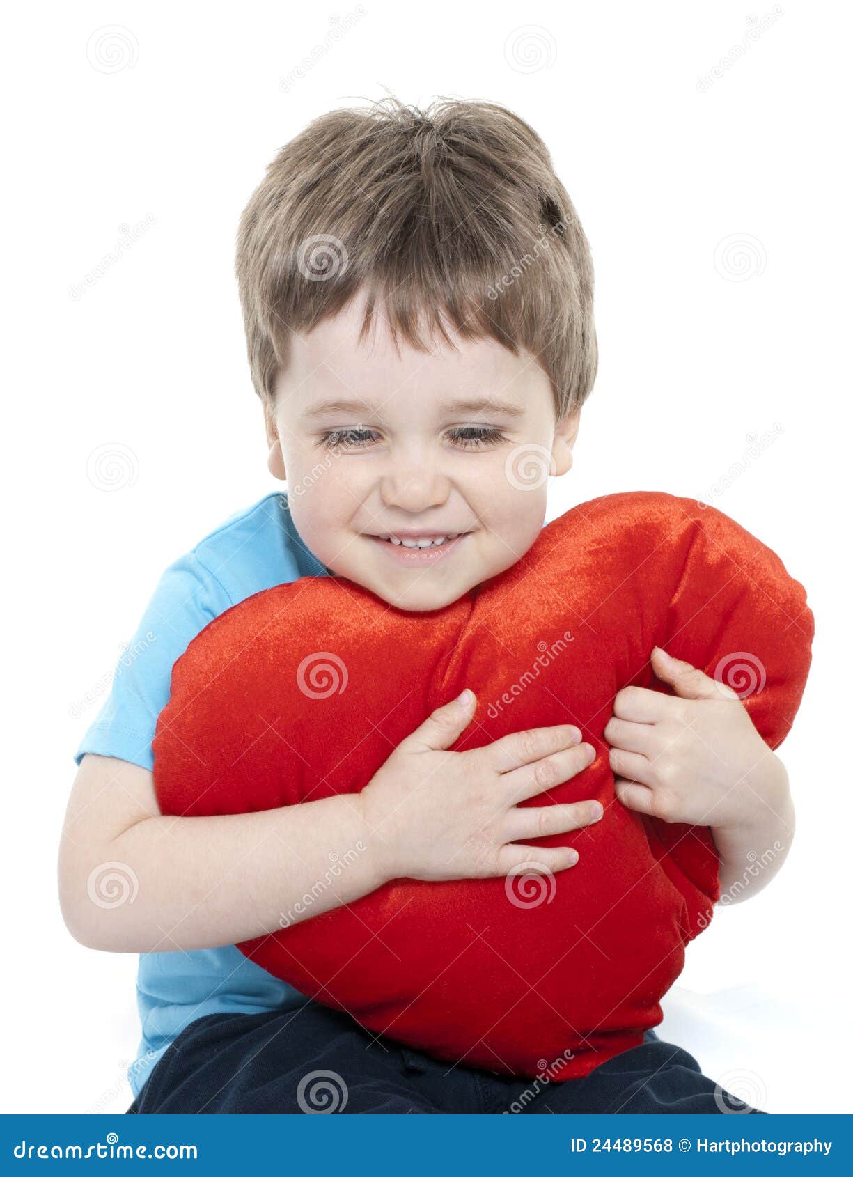 Corazón De Abrazo Del Muchacho Foto de archivo - Imagen de manos, poco ...