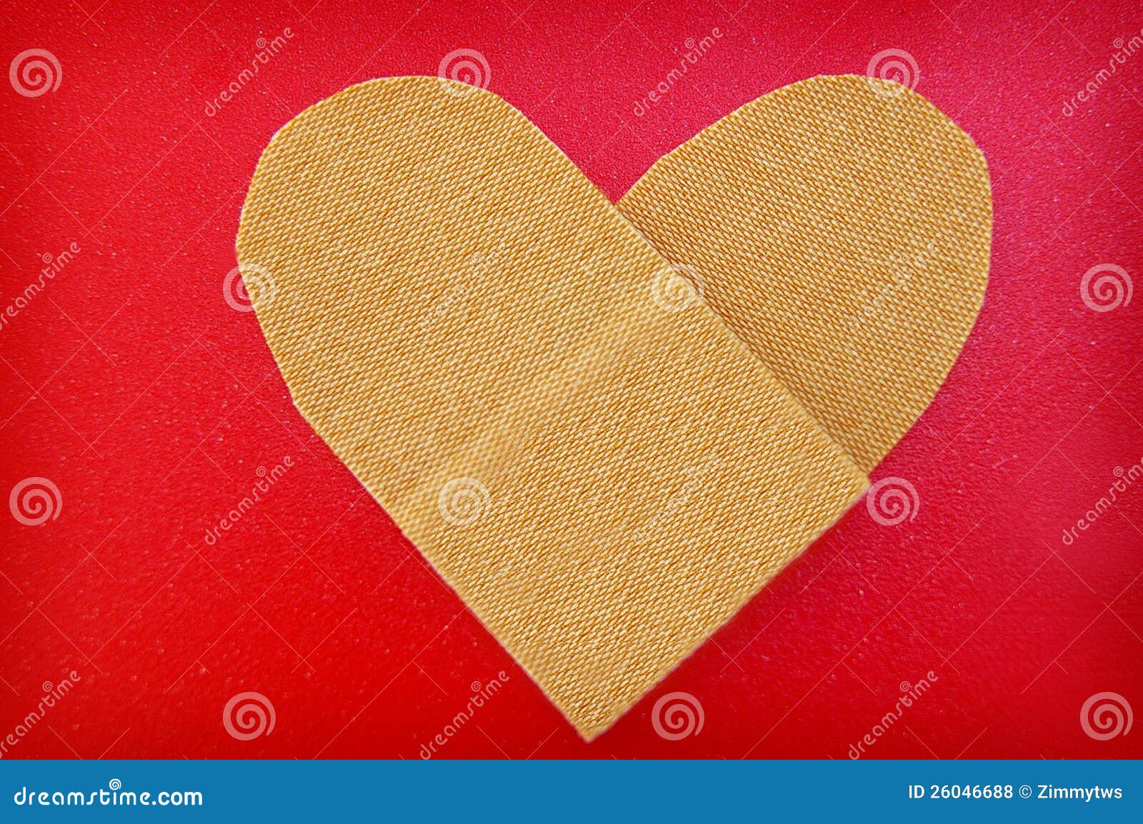 Corazón del vendaje foto de archivo. Imagen de roto, recupérese - 26046688