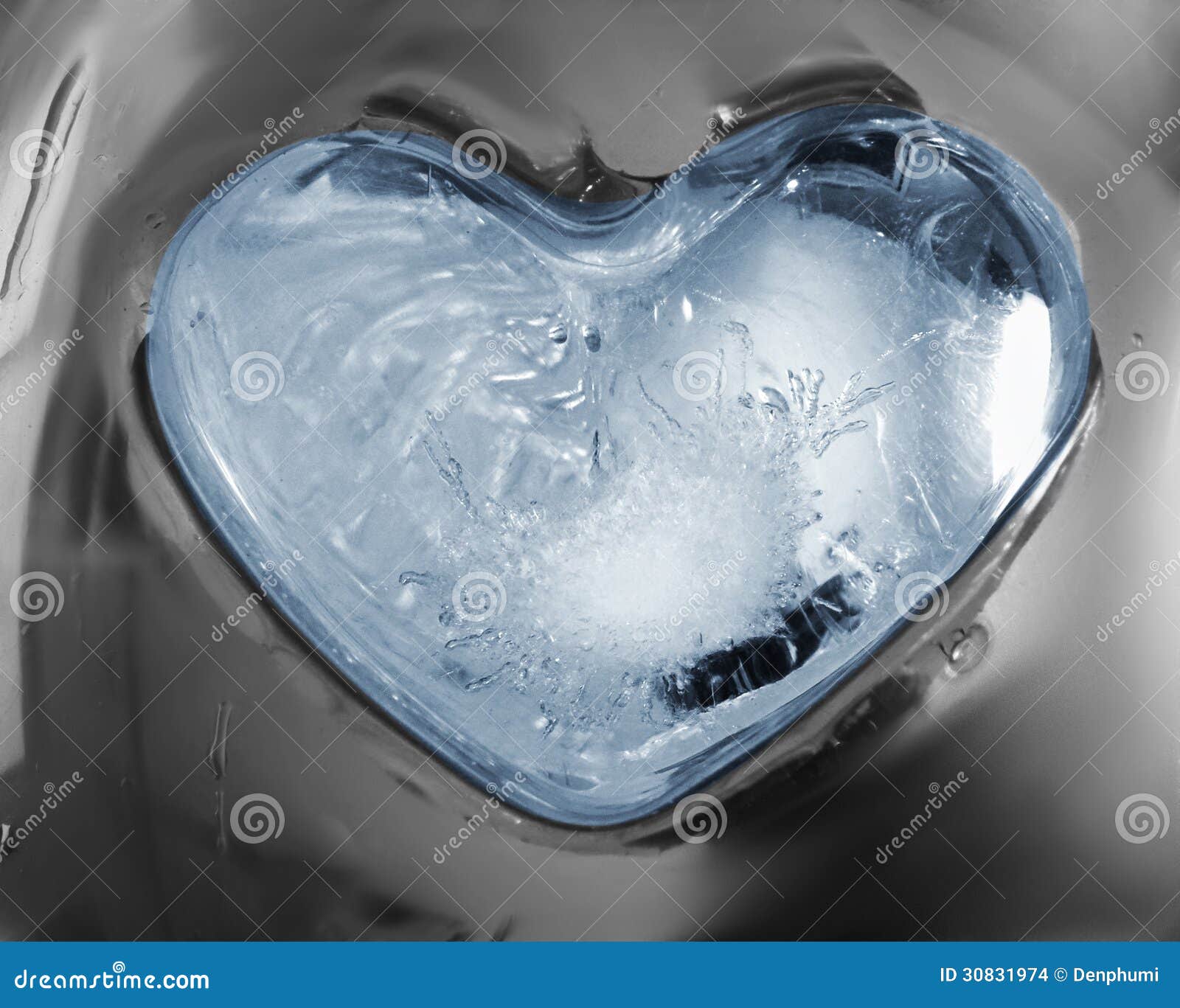 Corazón helado foto de archivo. Imagen de amor, hielo - 30831974