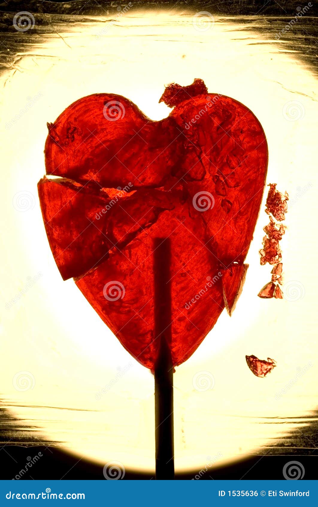 Corazón quebrado foto de archivo. Imagen de extracto, roto - 1535636