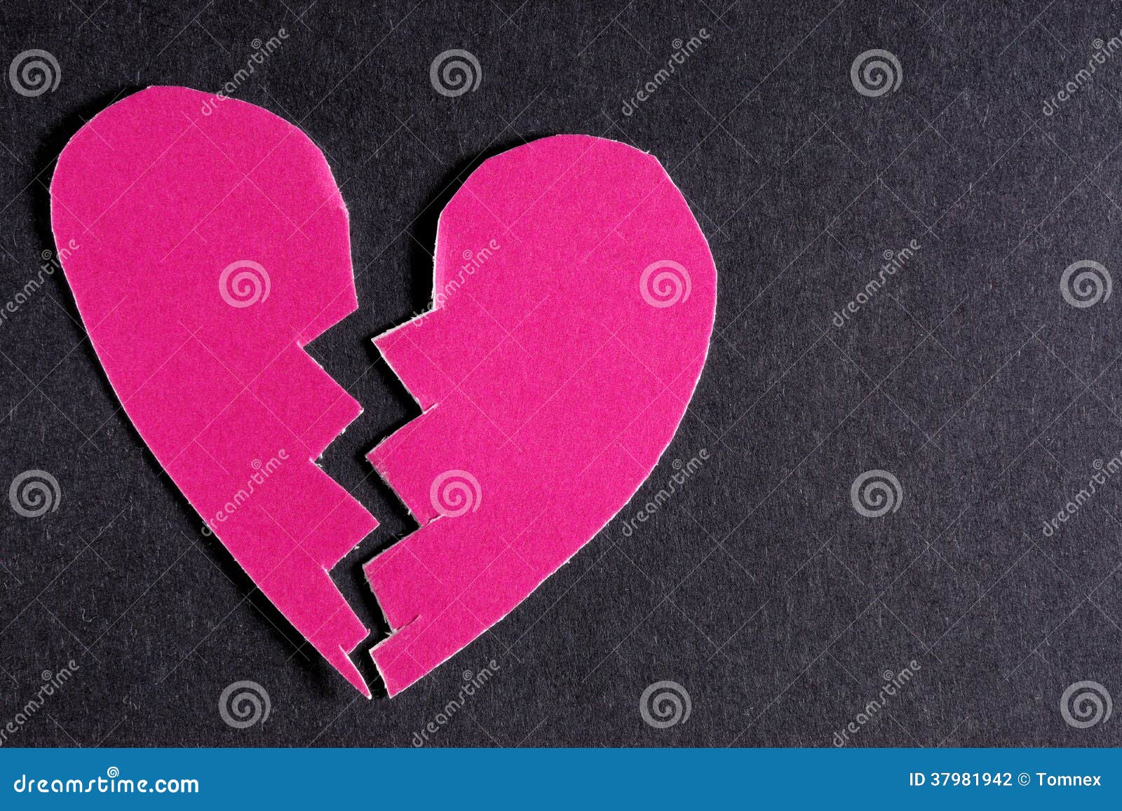 Corazón quebrado foto de archivo. Imagen de corazones - 37981942