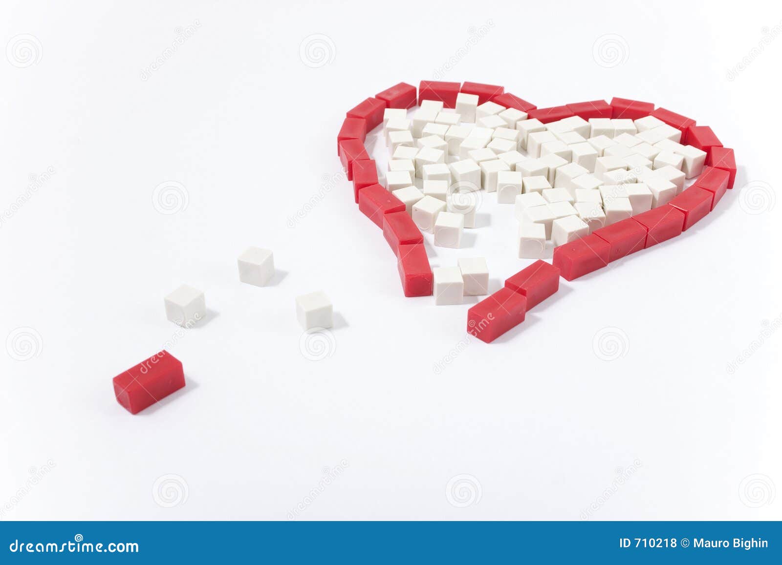 Corazón quebrado foto de archivo. Imagen de blanco, rojo - 710218