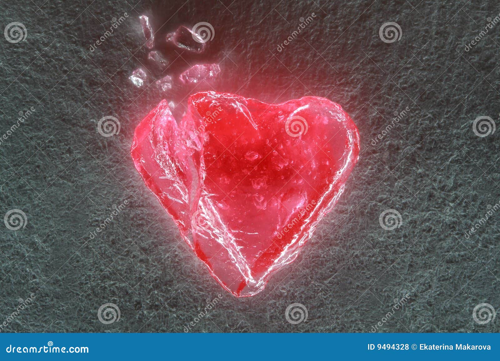Corazón quebrado iluminado foto de archivo. Imagen de agrietado - 9494328