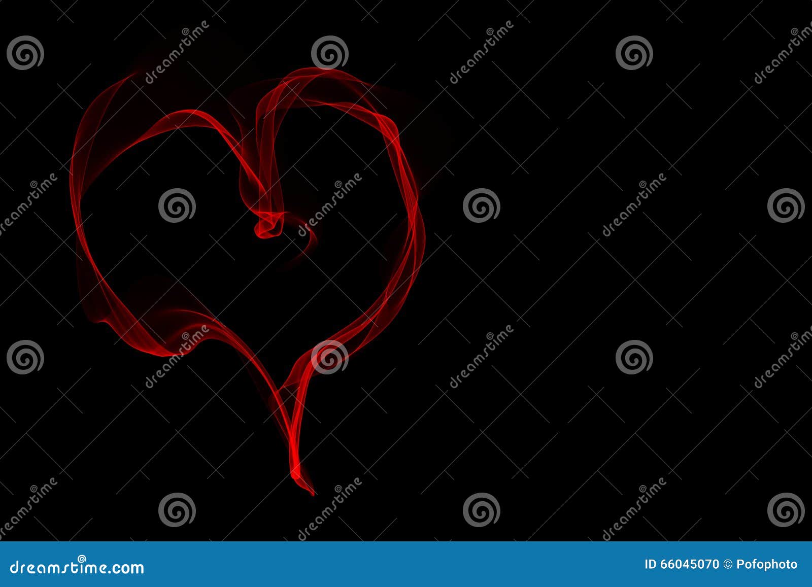 Corazón Rojo Del Humo Fotos De Stock - Download 1,538 Fotos Libres de ...