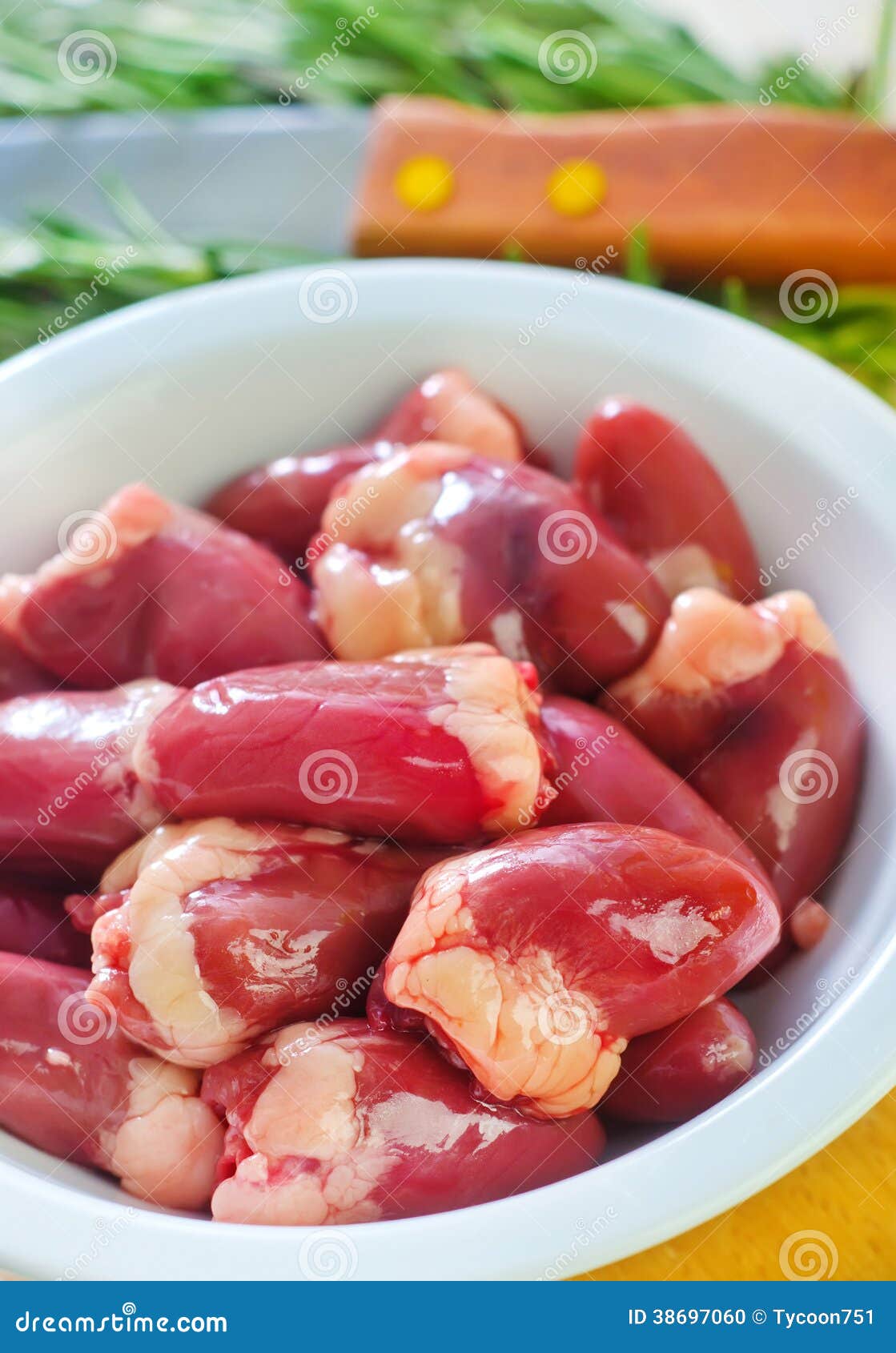 Corazones del pollo foto de archivo. Imagen de frescura - 38697060