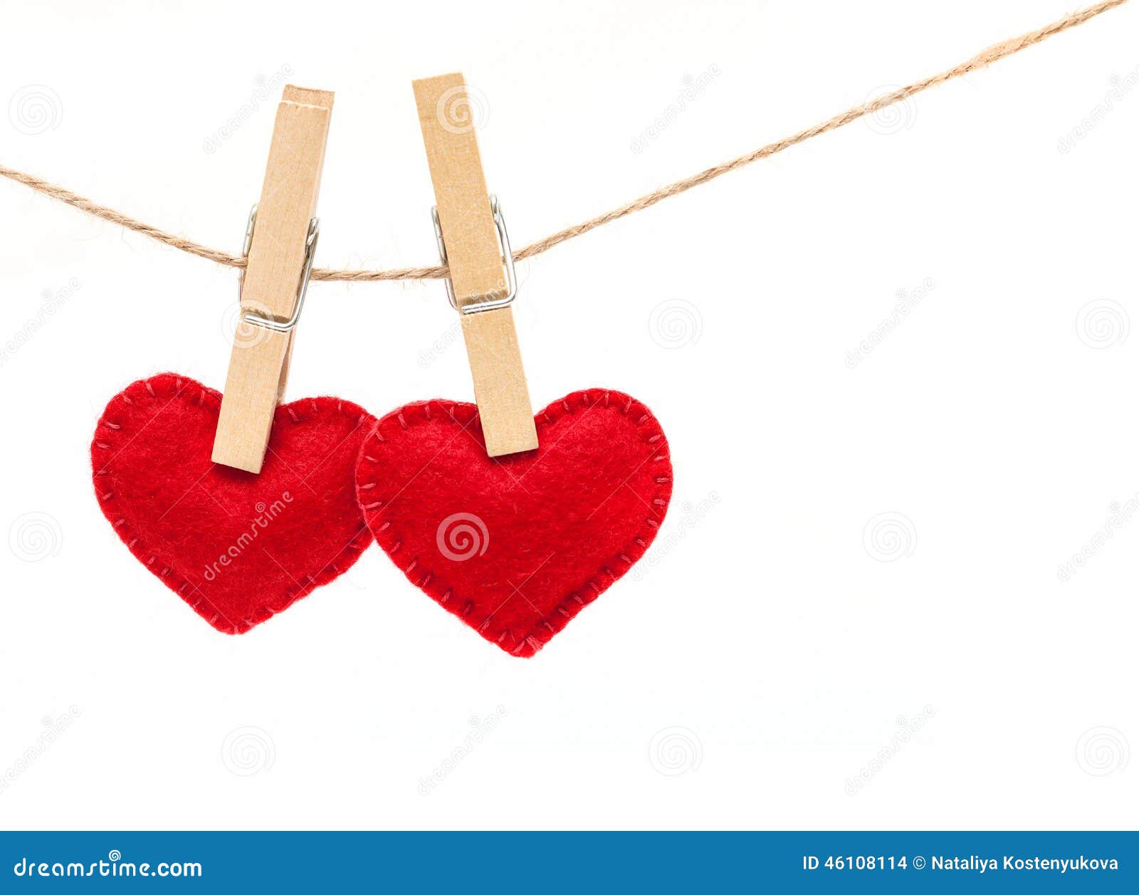 Corazones y pinzas foto de archivo. Imagen de romance - 46108114