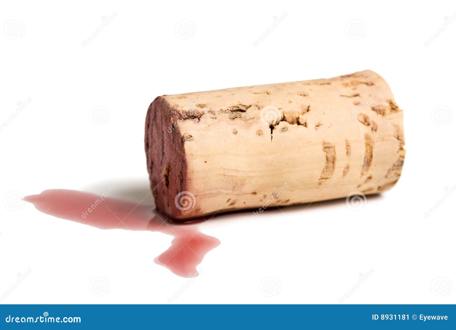 Corcho Del Vino Rojo Que Miente En Un Charco Imagen de archivo - Imagen ...