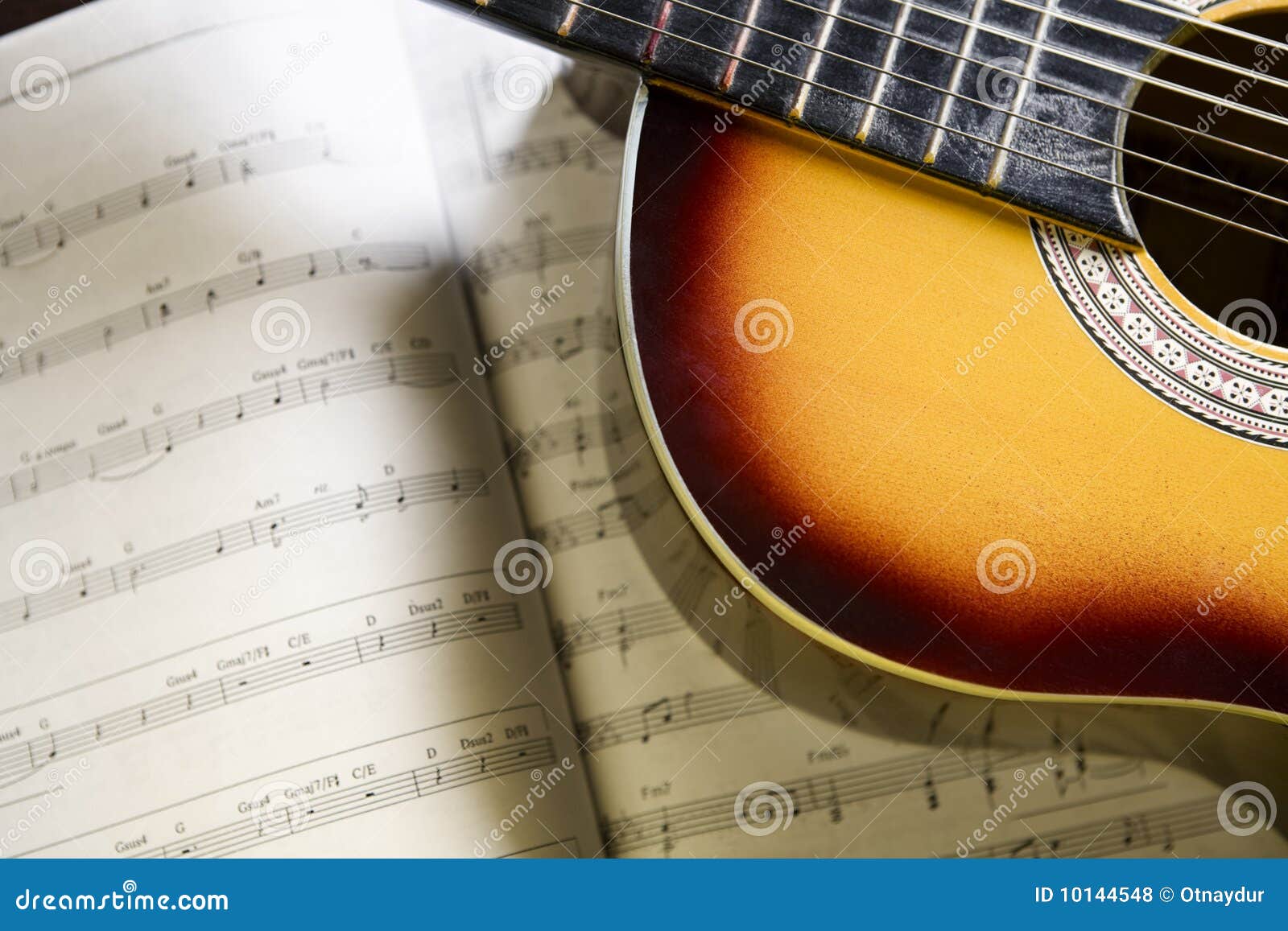 Corde Classiche Di Musica E Della Chitarra Fotografia Stock - Immagine ...