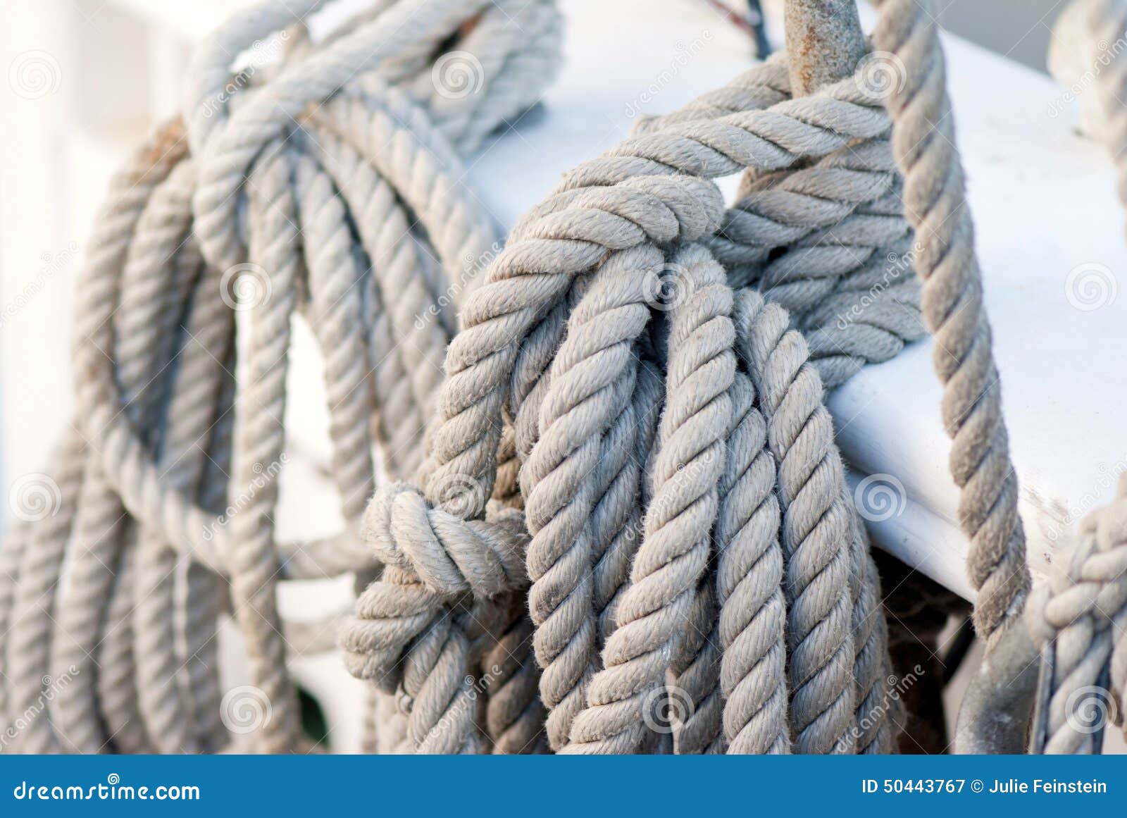 Corde nautiche immagine stock. Immagine di sailboat, righe - 50443767
