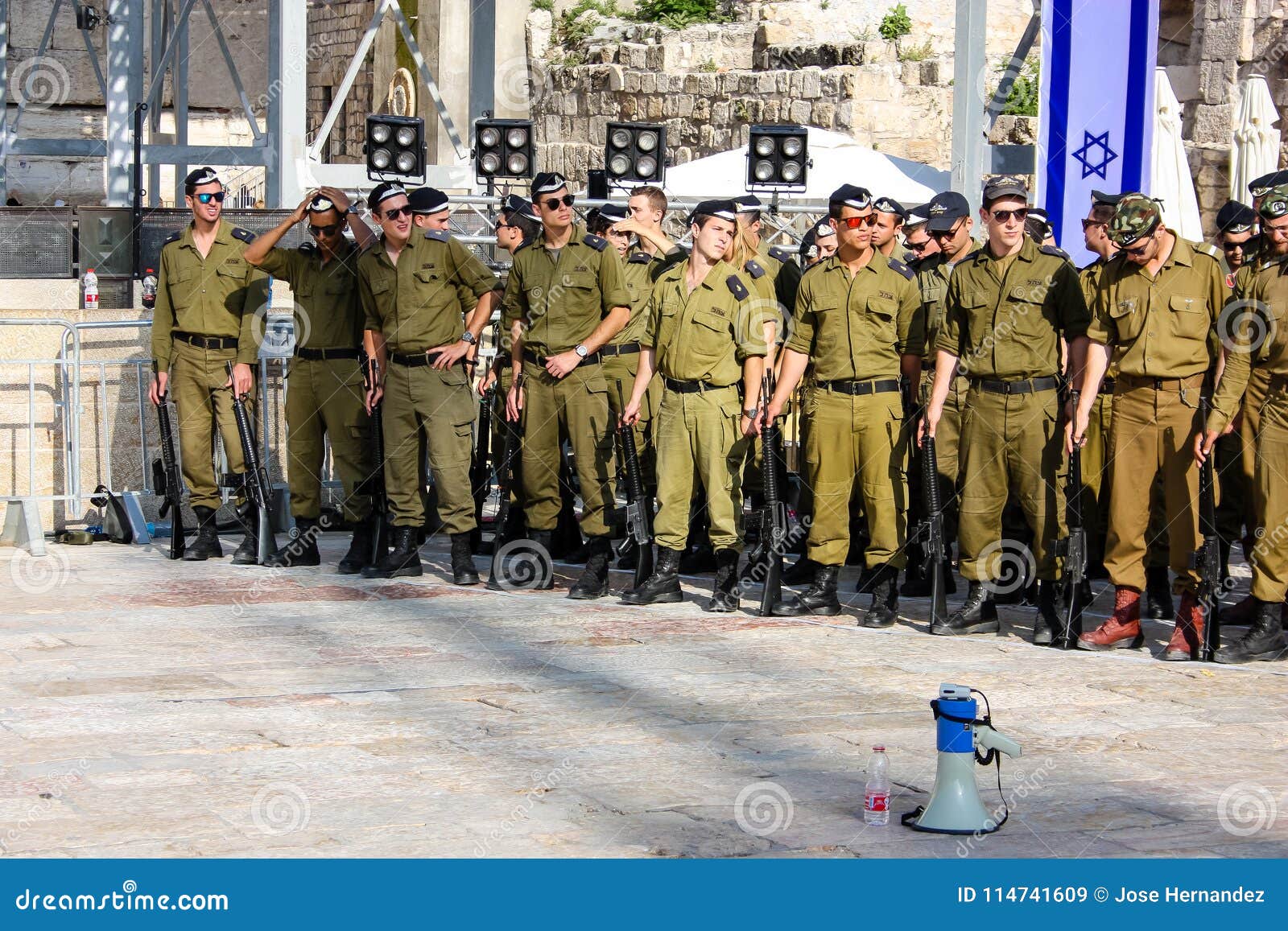 Cores de Israel imagem de stock editorial. Imagem de pessoa - 114741609