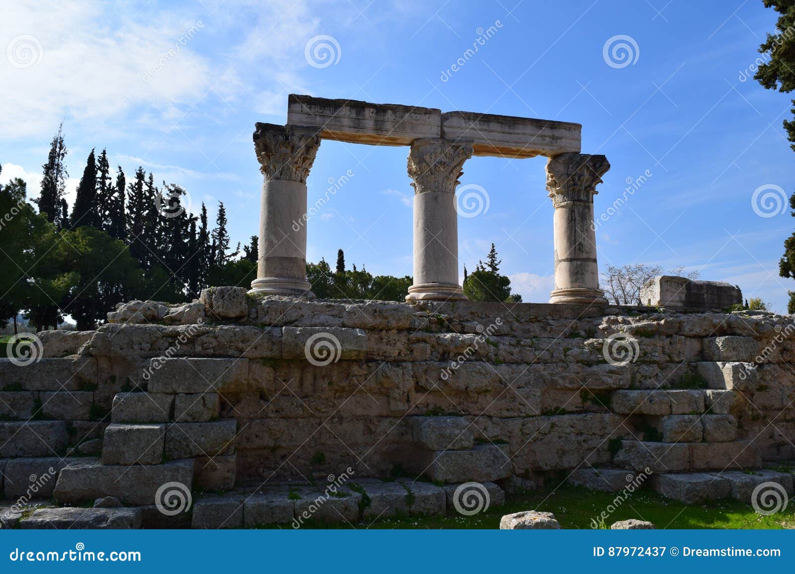 Corinthian Order Columns in Ancient Corinth. Stock Image - Image of ...