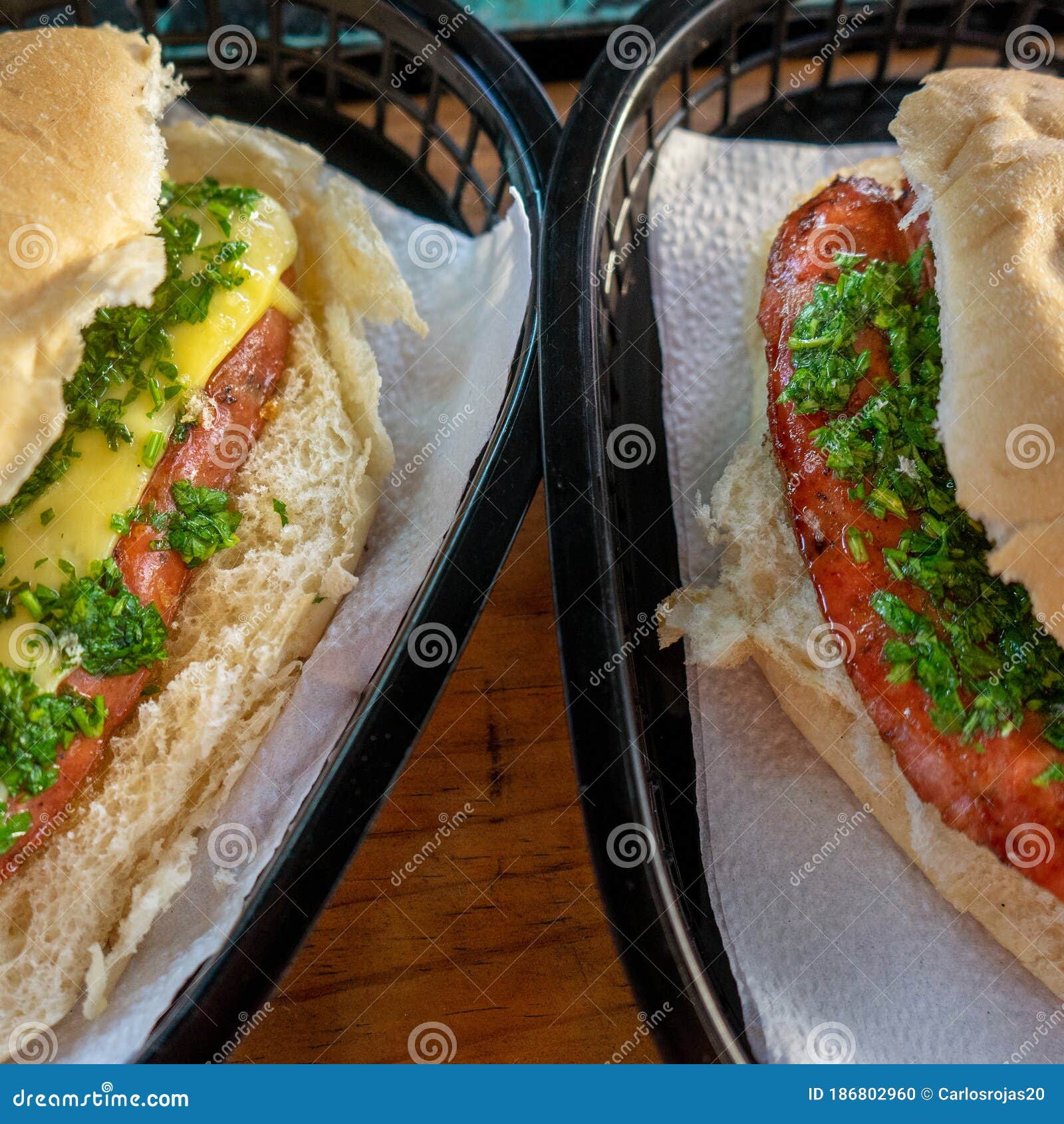 Coripan Argentino Con Salsa Chimichurri Foto de archivo - Imagen de ...