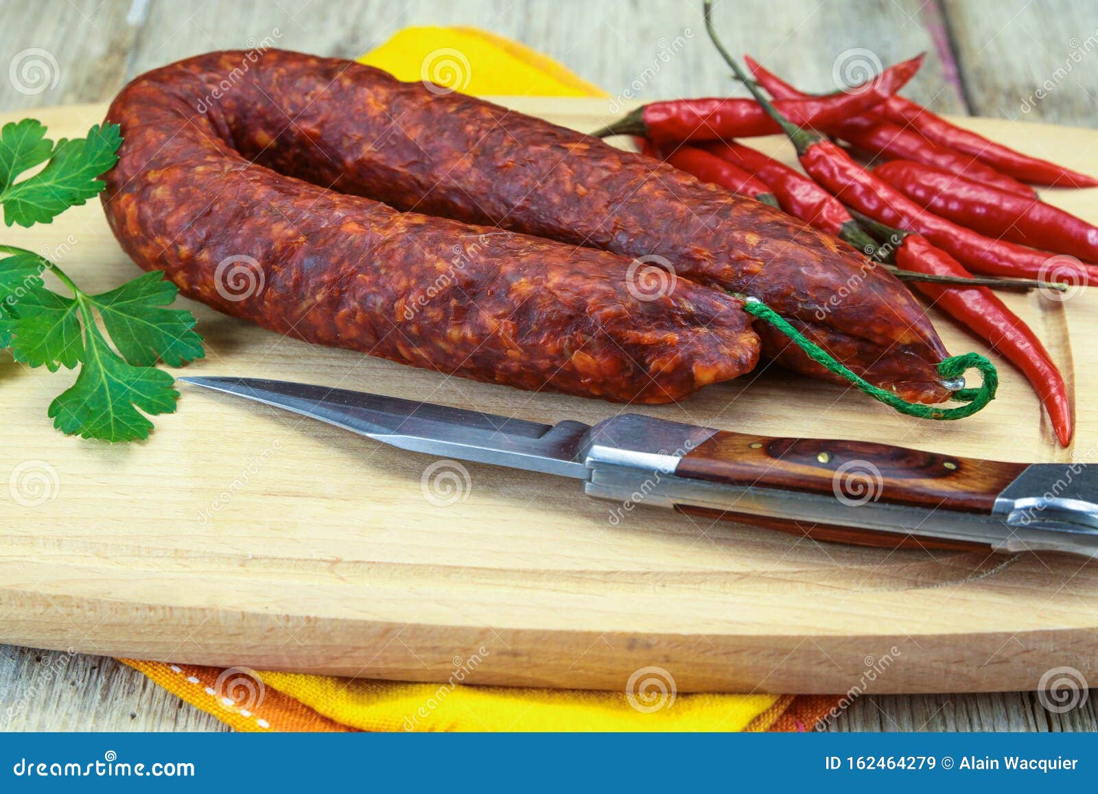 Corizo entero imagen de archivo. Imagen de carne, redondo - 162464279