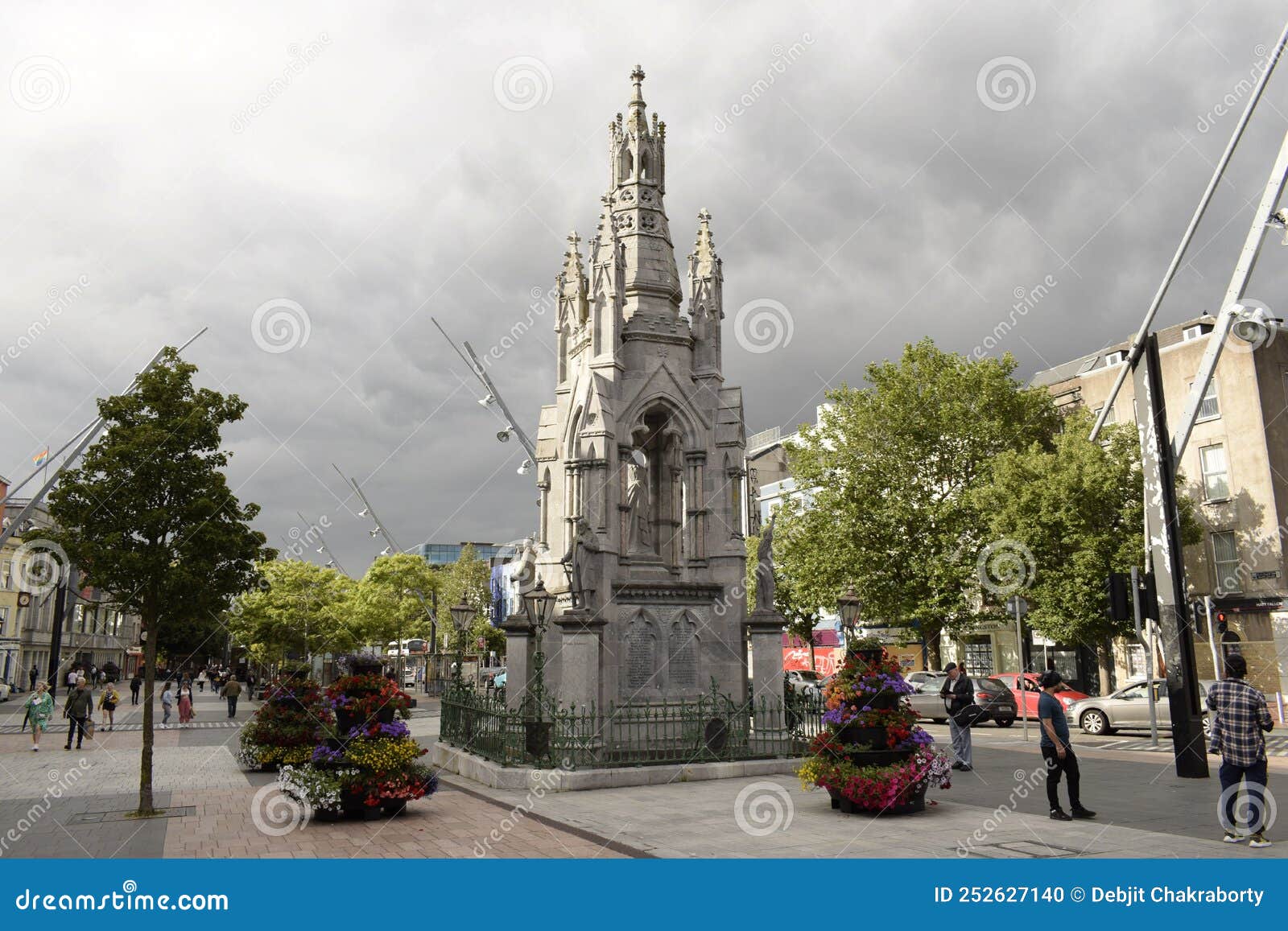 City square editorial image. Image of view, town, square - 252627140