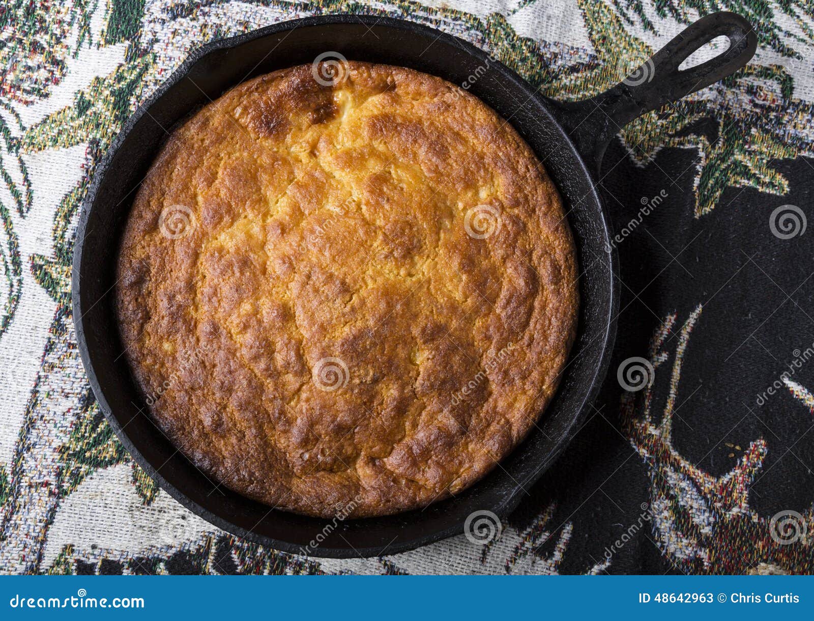 Corn Bread in Cast-Iron Pan Stock Image - Image of golden, baked: 48642963