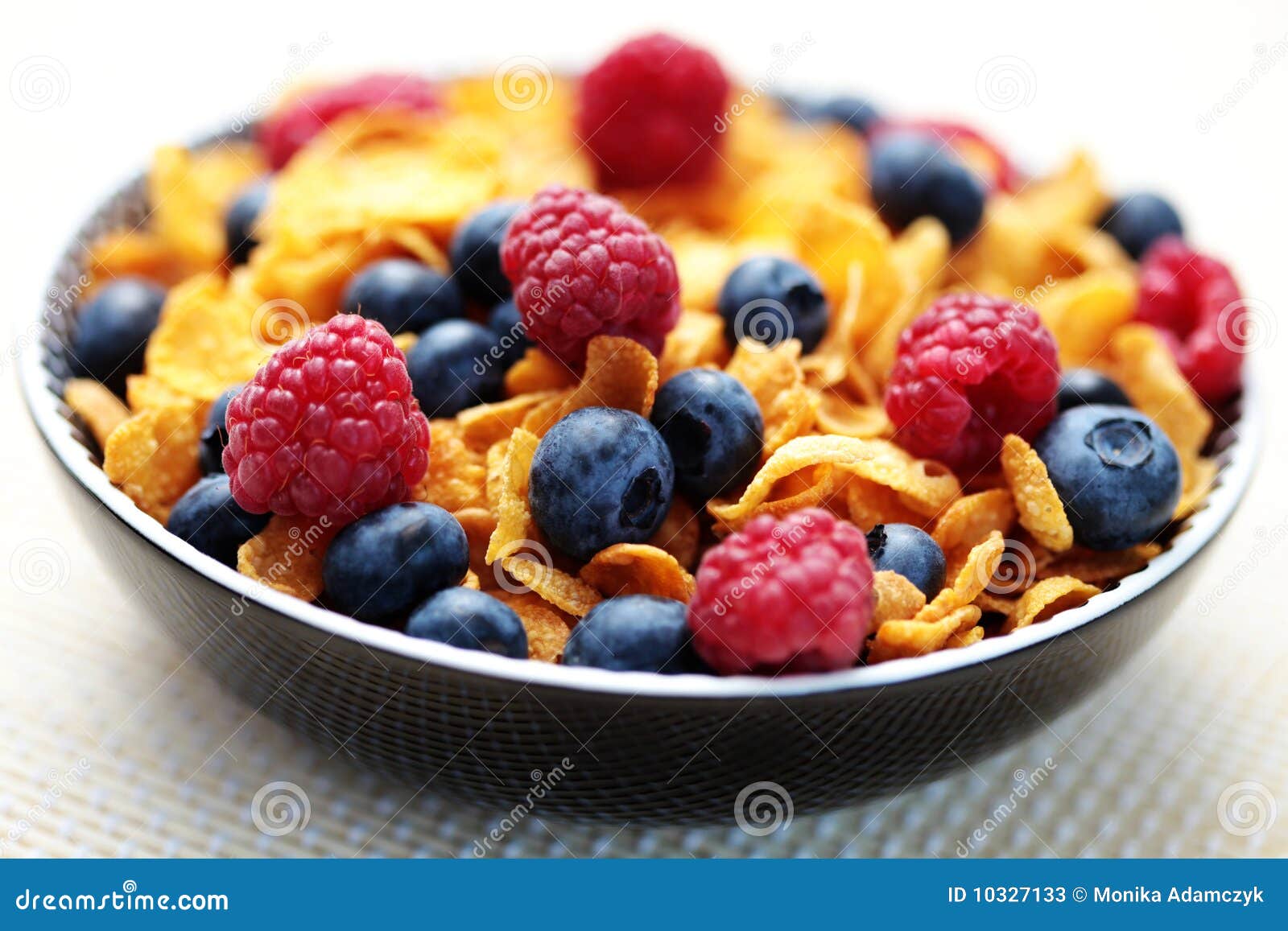 Corn Flakes with Berry Fruits Stock Image - Image of wellbeing, berry ...