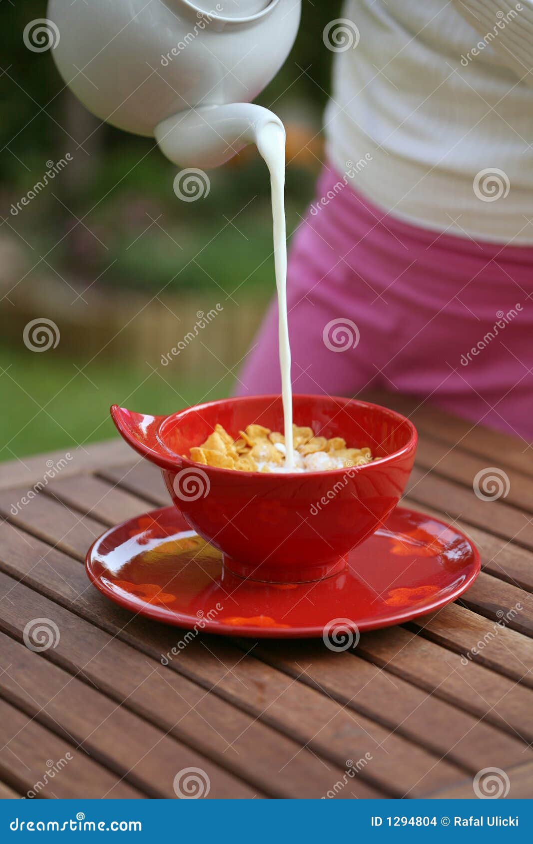 Corn Flakes in Red Bowl Adding Milk Stock Photo - Image of healthy ...