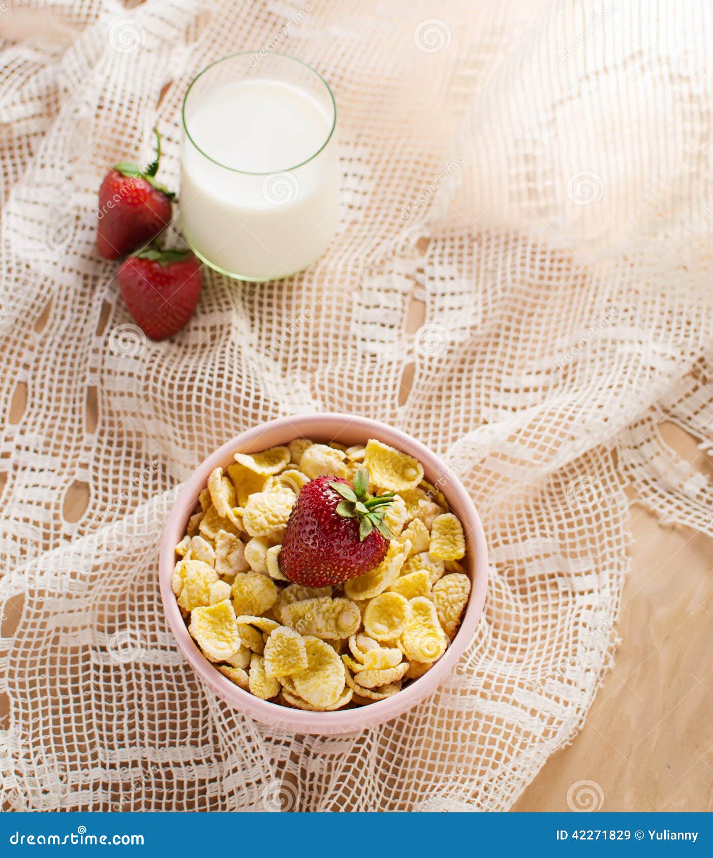 Corn Flakes with Strawberry Stock Image - Image of ingredient, glass ...