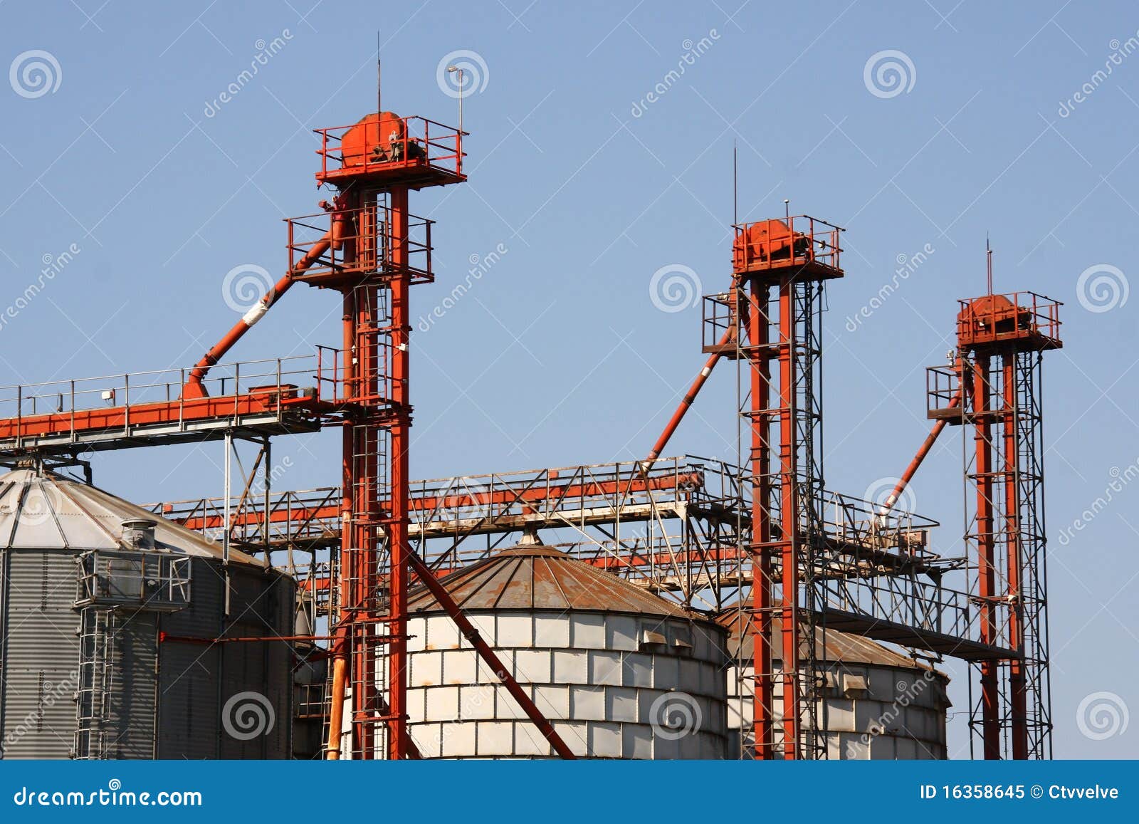 Corn silo stock image. Image of farm, corn, building - 16358645