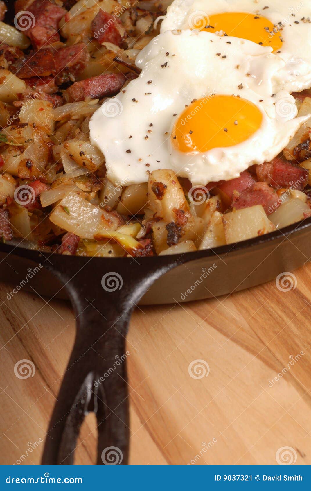 Corned Beef Hash and Egg Breakfast Stock Image - Image of food, savory ...