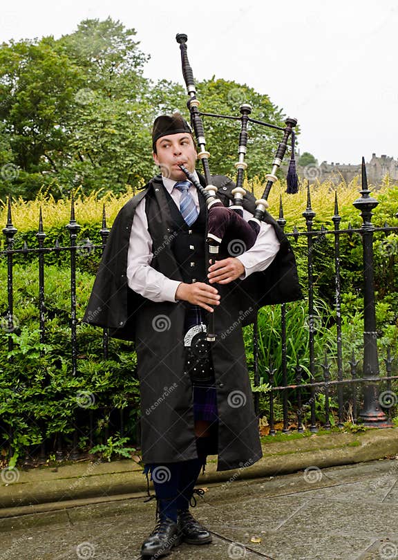Cornemuse photo éditorial. Image du instrument, bagpiper - 44068151