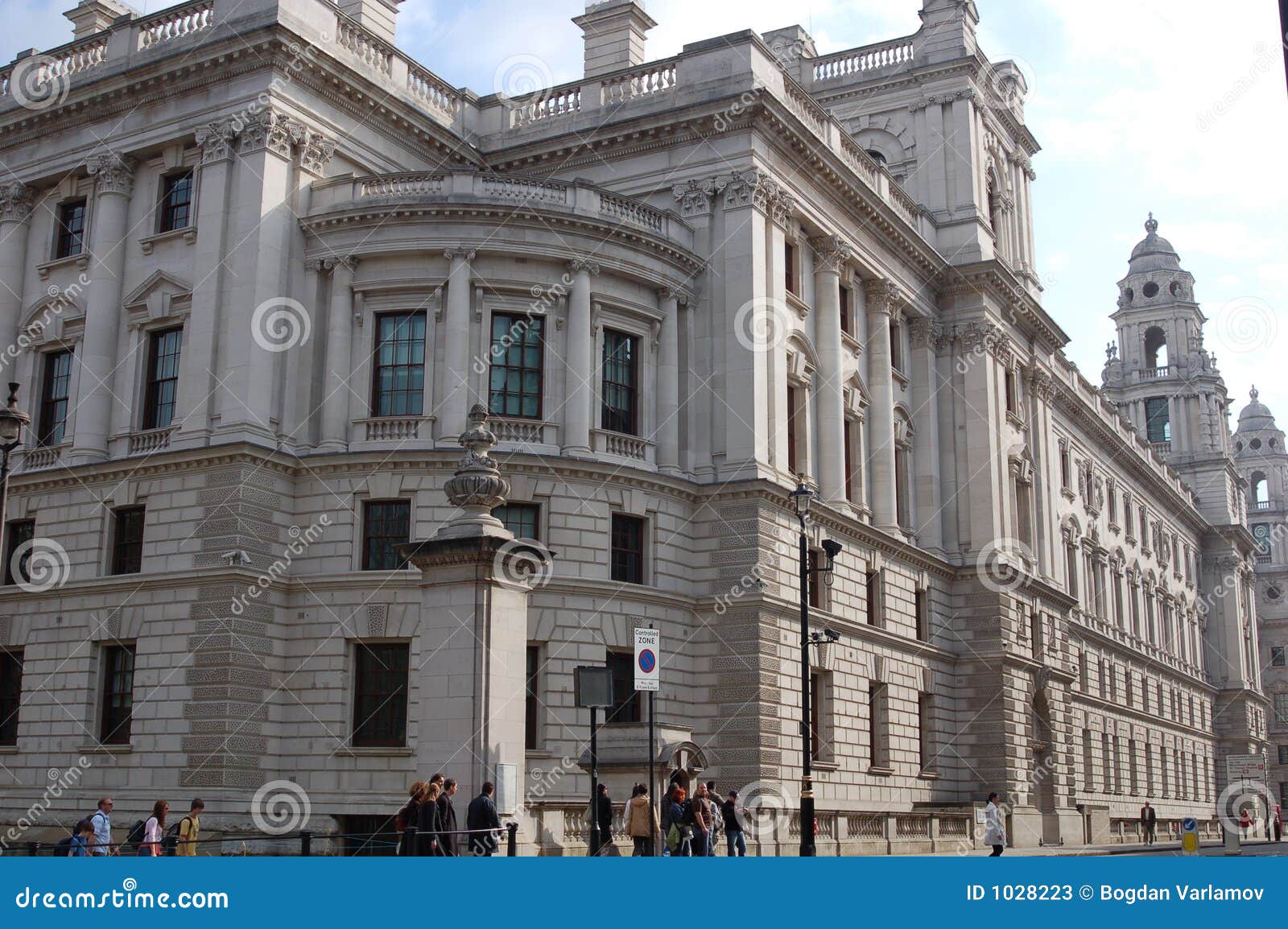 Corner Building - London stock image. Image of building - 1028223