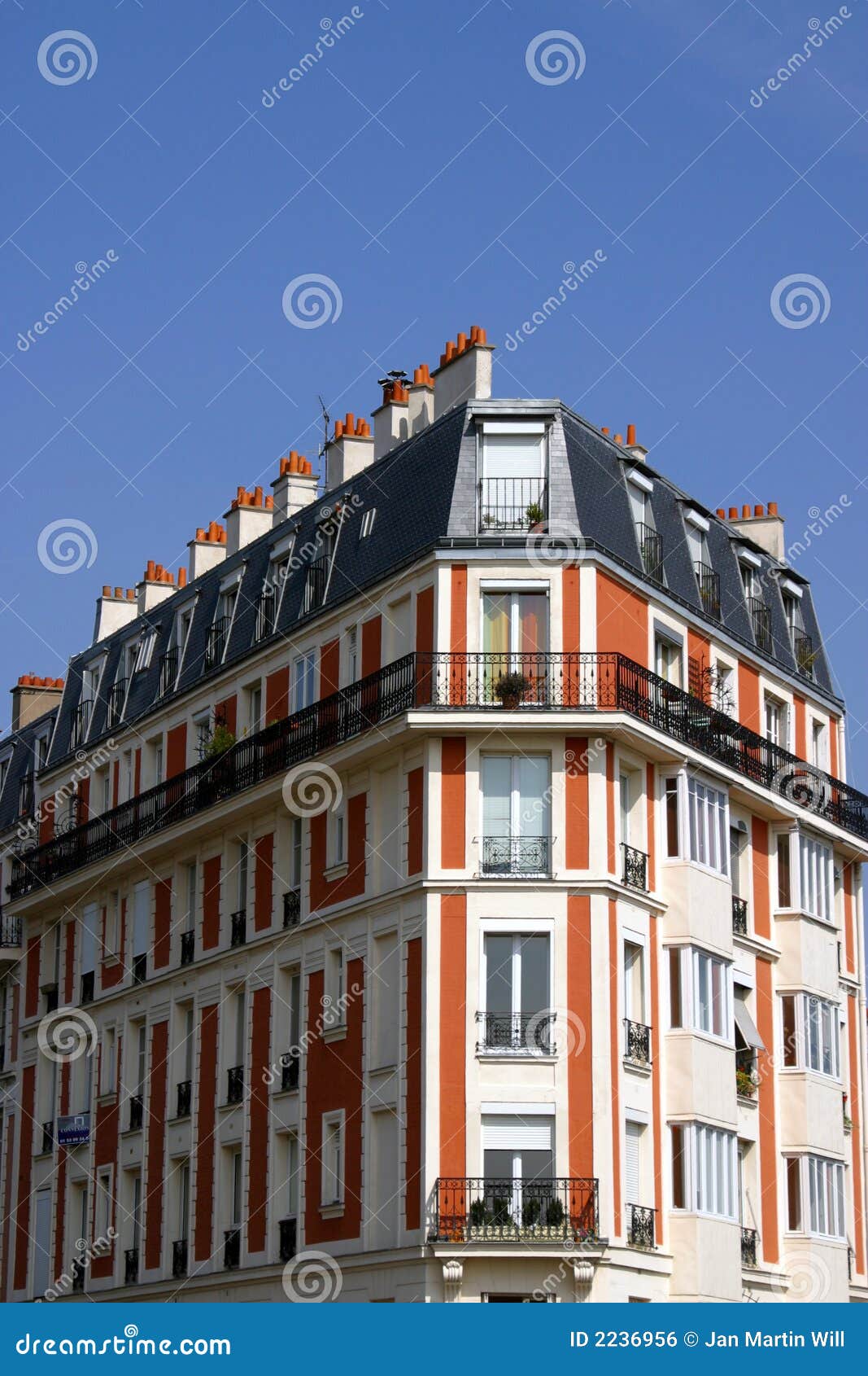 Corner House in Paris stock photo. Image of europe, dwelling - 2236956