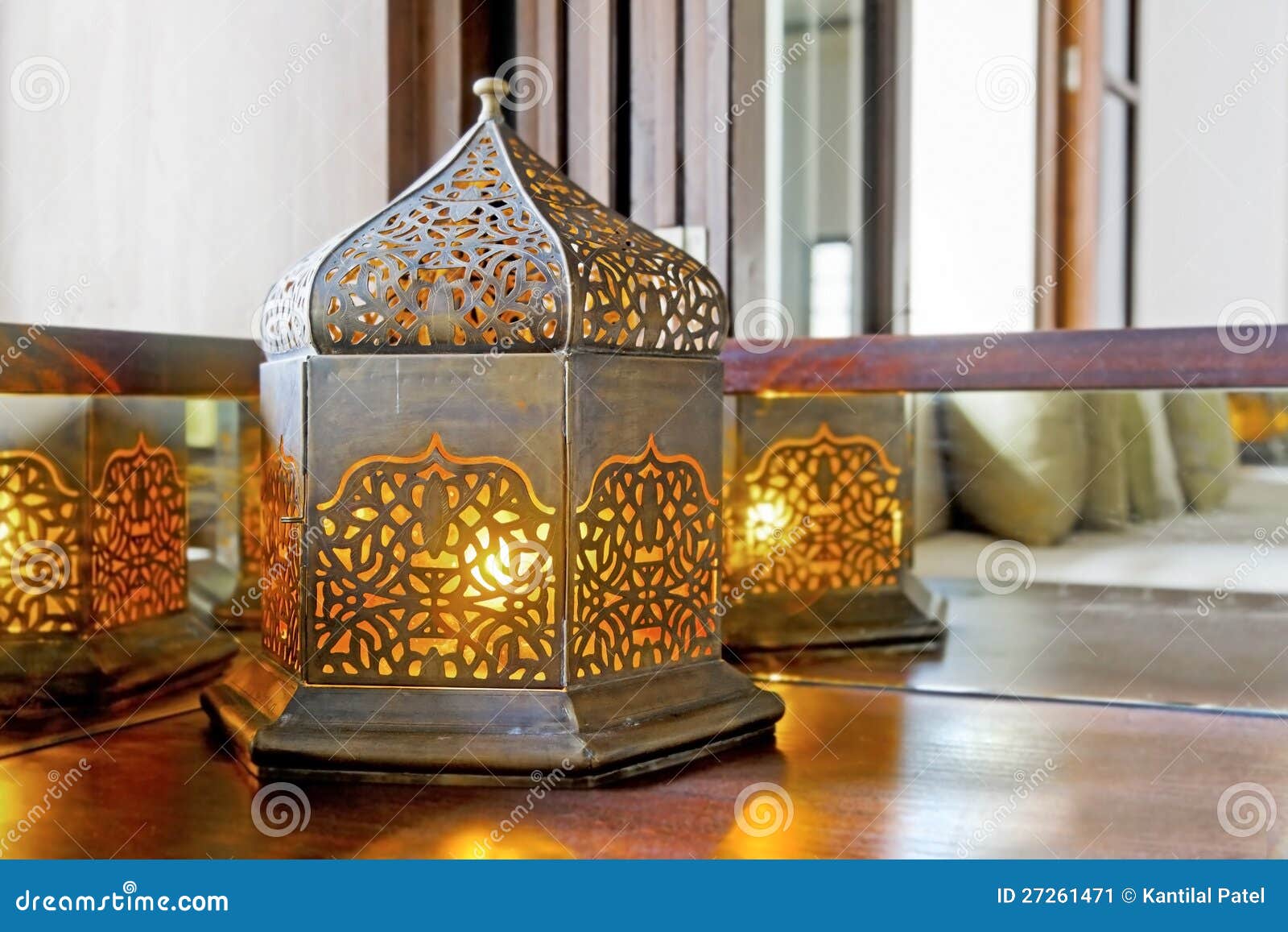 Corner Unit Bulb Lantern Lamp Stock Image - Image of luxurious, lantern ...