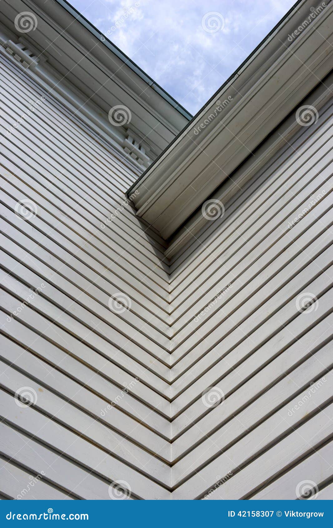 Corner wall of a house stock image. Image of horizontal - 42158307