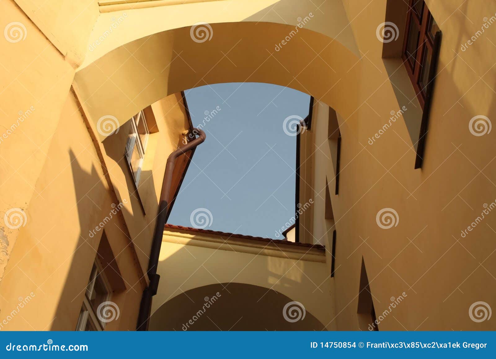 Corners of the arches stock photo. Image of construction - 14750854
