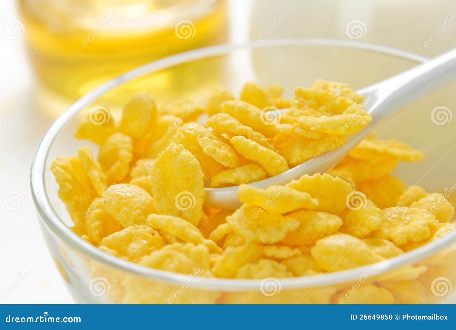 Cornflakes photo stock. Image du lumière, épicerie, mangez - 26649850