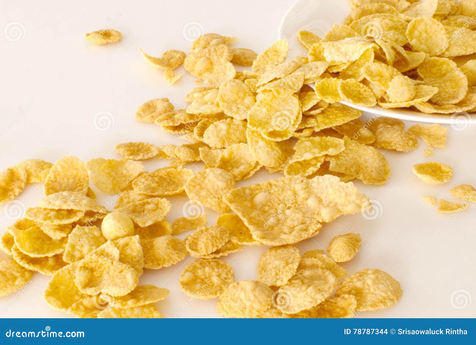 Cornflakes стоковое фото. изображение насчитывающей естественно - 78787344
