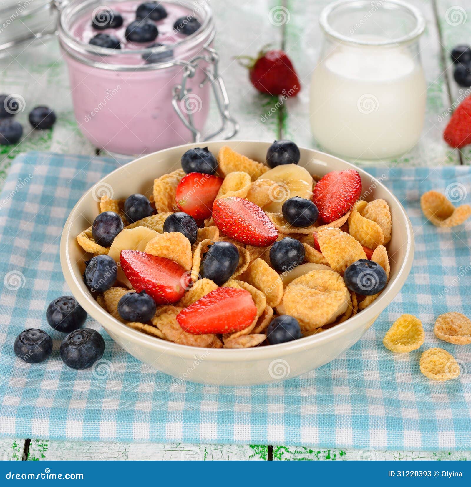 Cornflakes with fruits stock image. Image of portion - 31220393