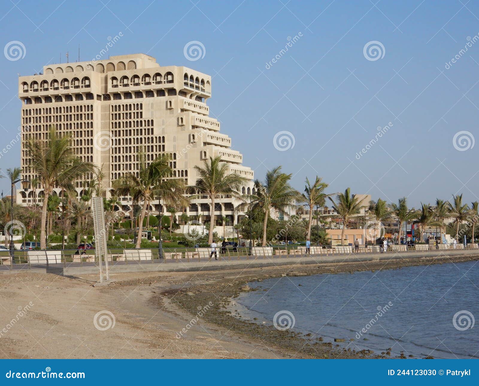 Corniche de jeddah photo stock. Image du ville, waterfront - 244123030