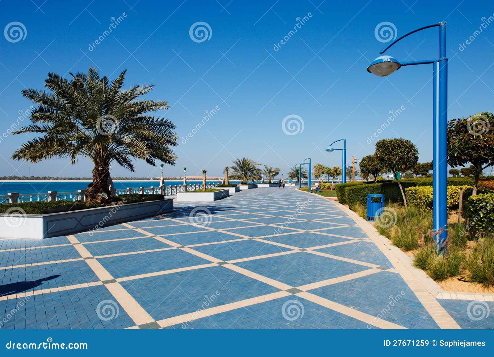 The Corniche Promenade of Abu Dhabi Stock Image - Image of public ...