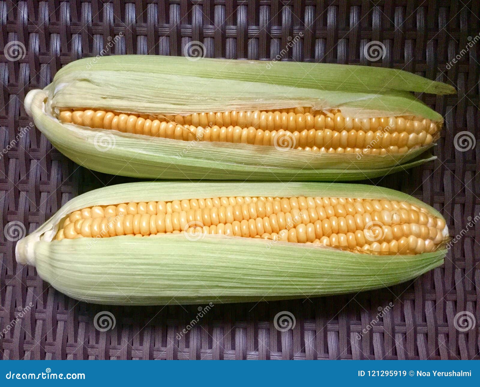 2 Corns on Cob. Fresh. Food. Stock Image - Image of salt, yellow: 121295919