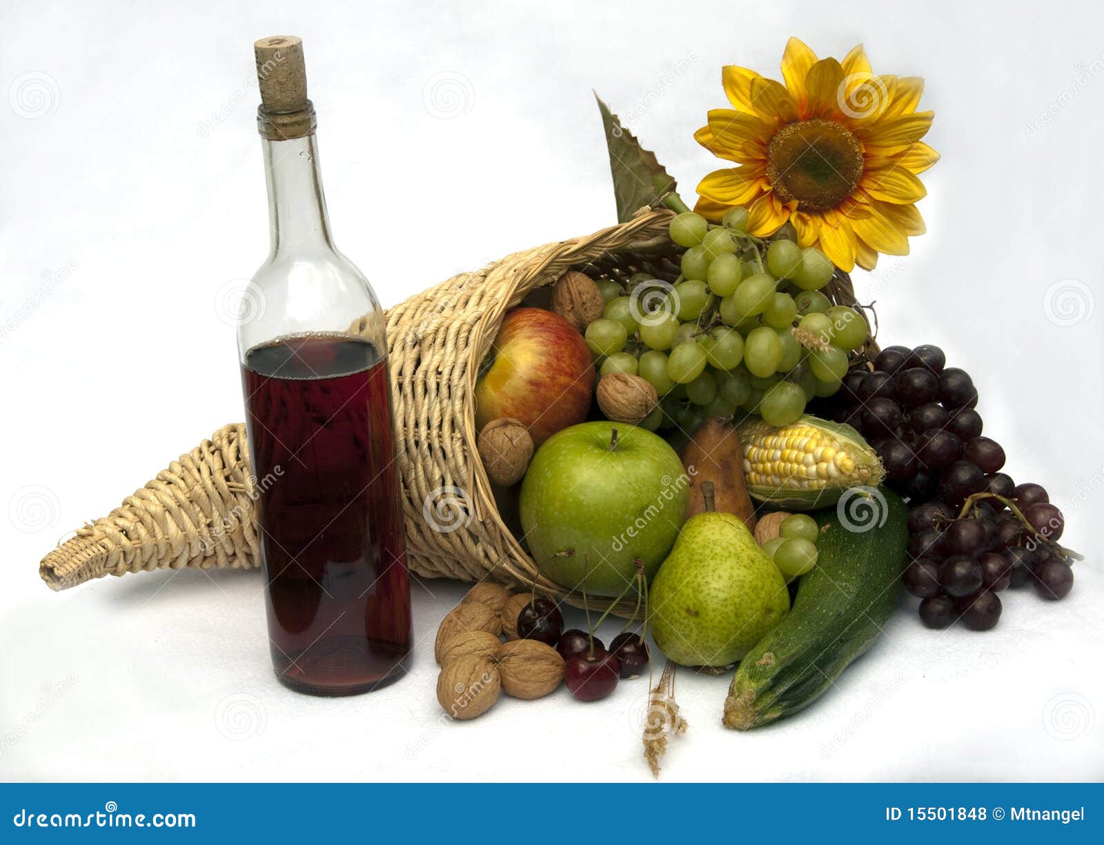 Cornucopia stock photo. Image of thankful, feast, grapes - 15501848
